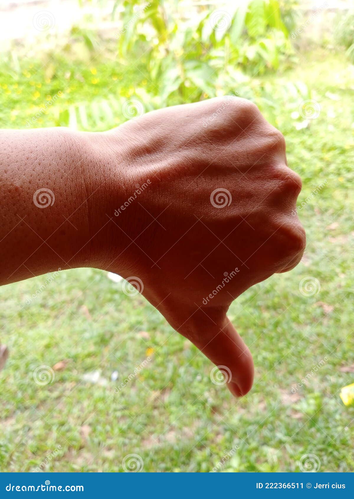 Menschliches Daumen-nach-unten-Symbol Oder -Zeichen Stockbild - Bild ...