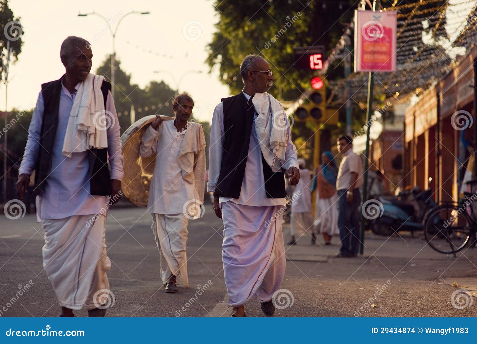 Mensen in De Straten Van India Redactionele Stock Afbeelding - Image of ...