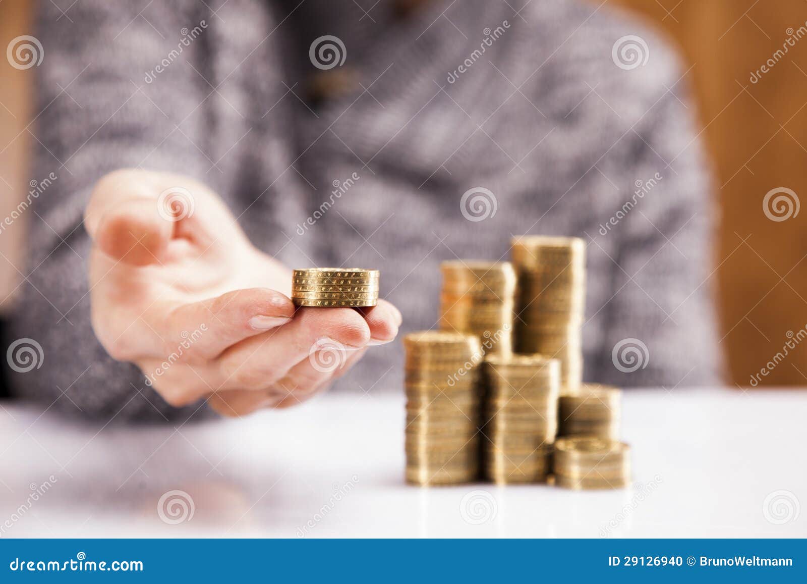 Mensen die geld tellen! stock foto. Image of zaken, storting - 29126940