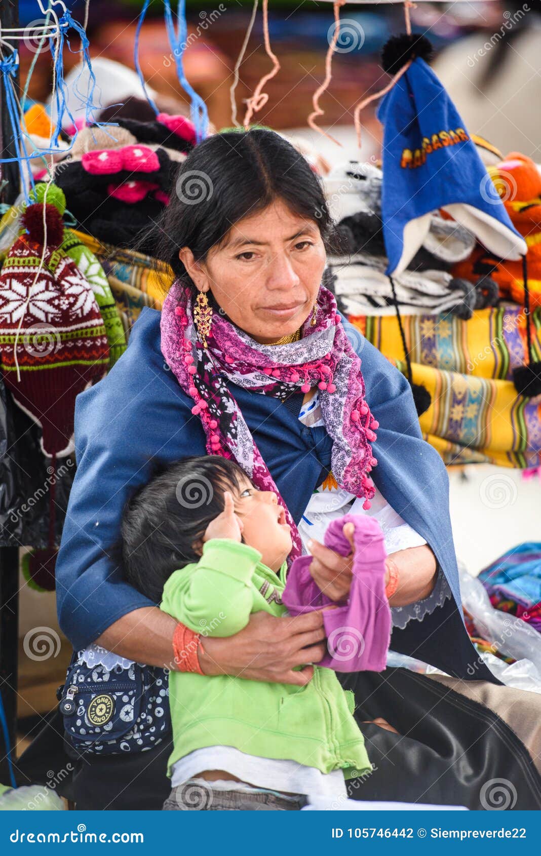 Mensen in Ecuador redactionele fotografie. Image of cultuur - 105746442