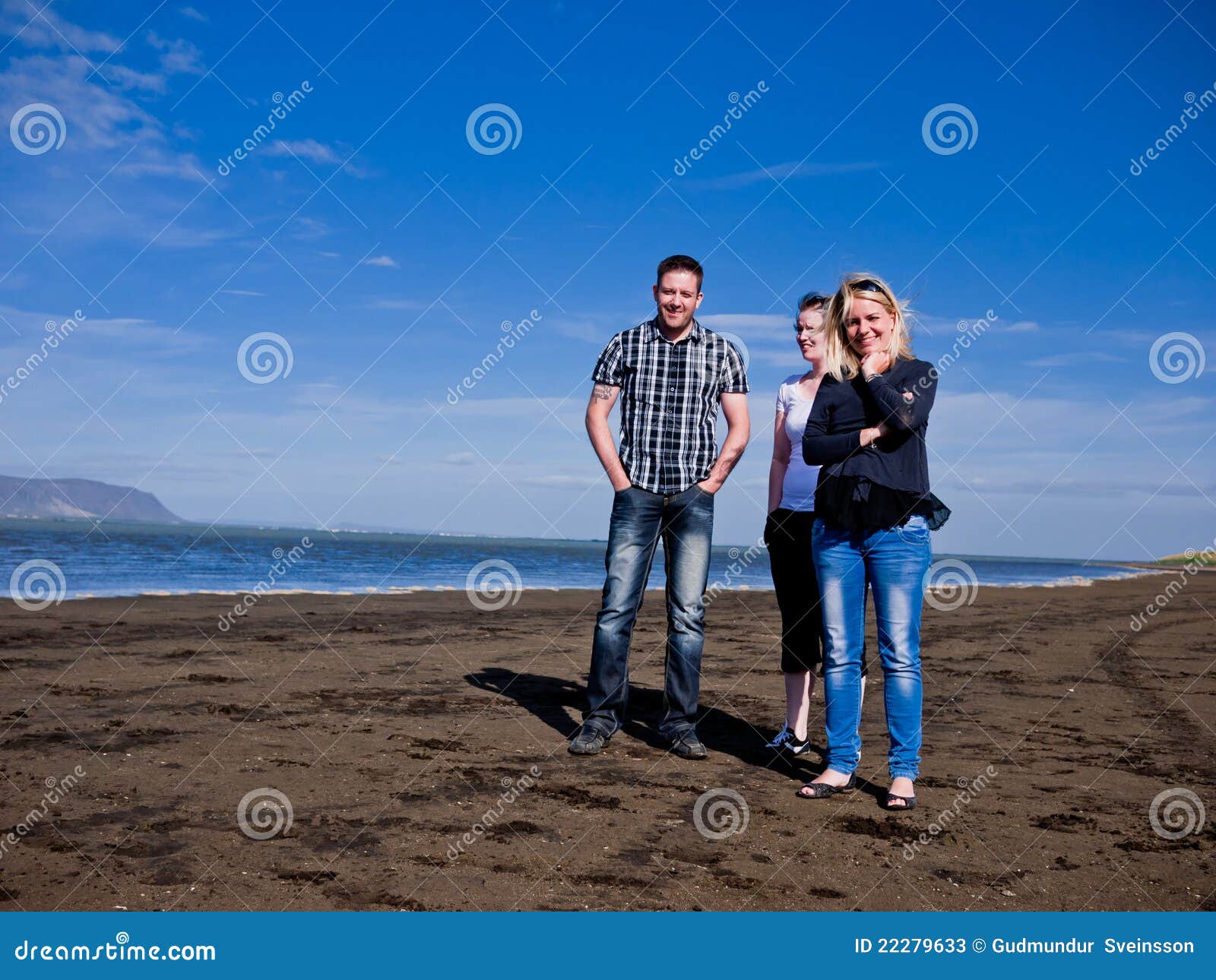 Mensen op het strand stock afbeelding. Image of reis - 22279633