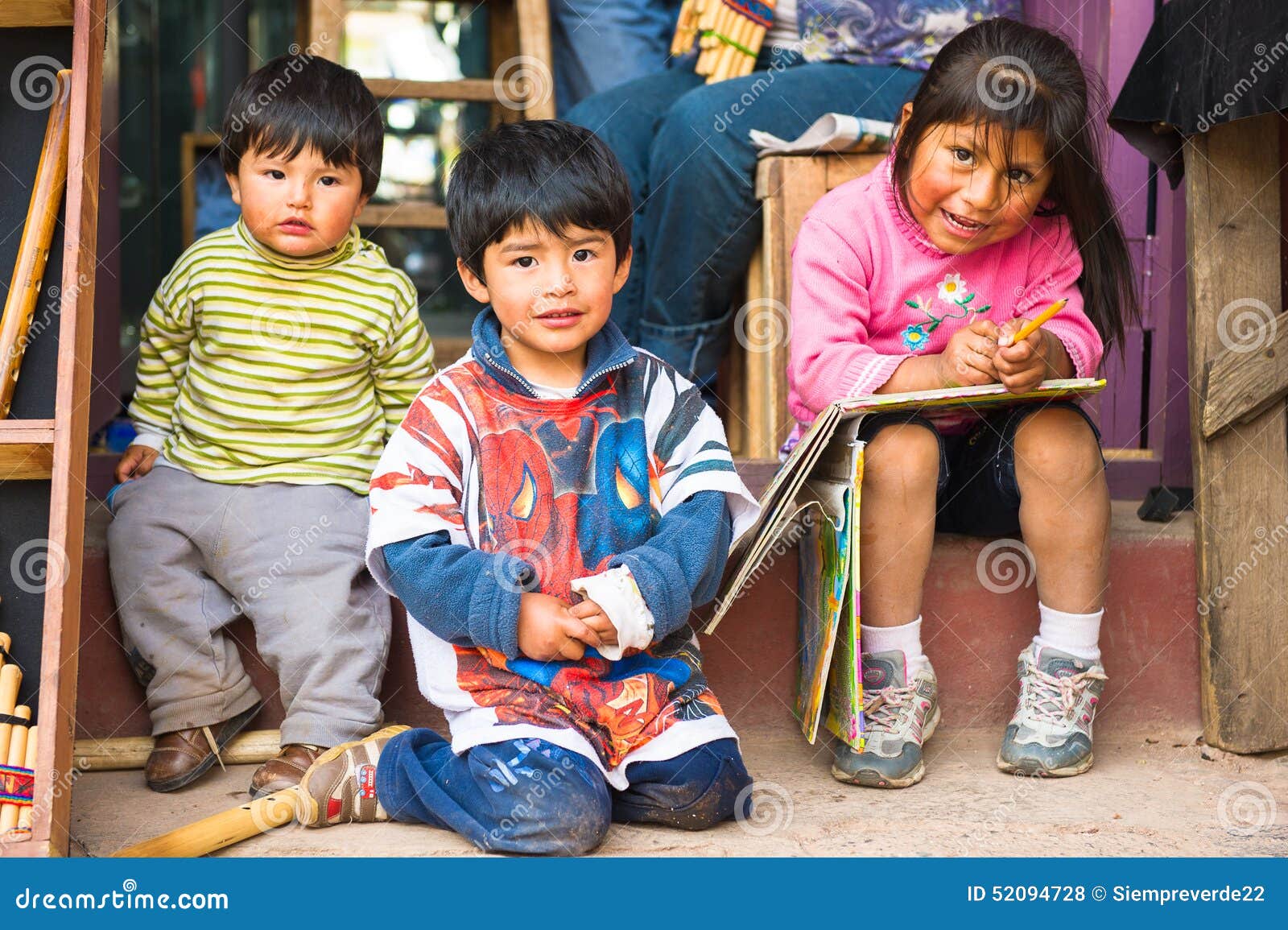 Mensen in Peru redactionele stock foto. Image of naturalness - 52094728