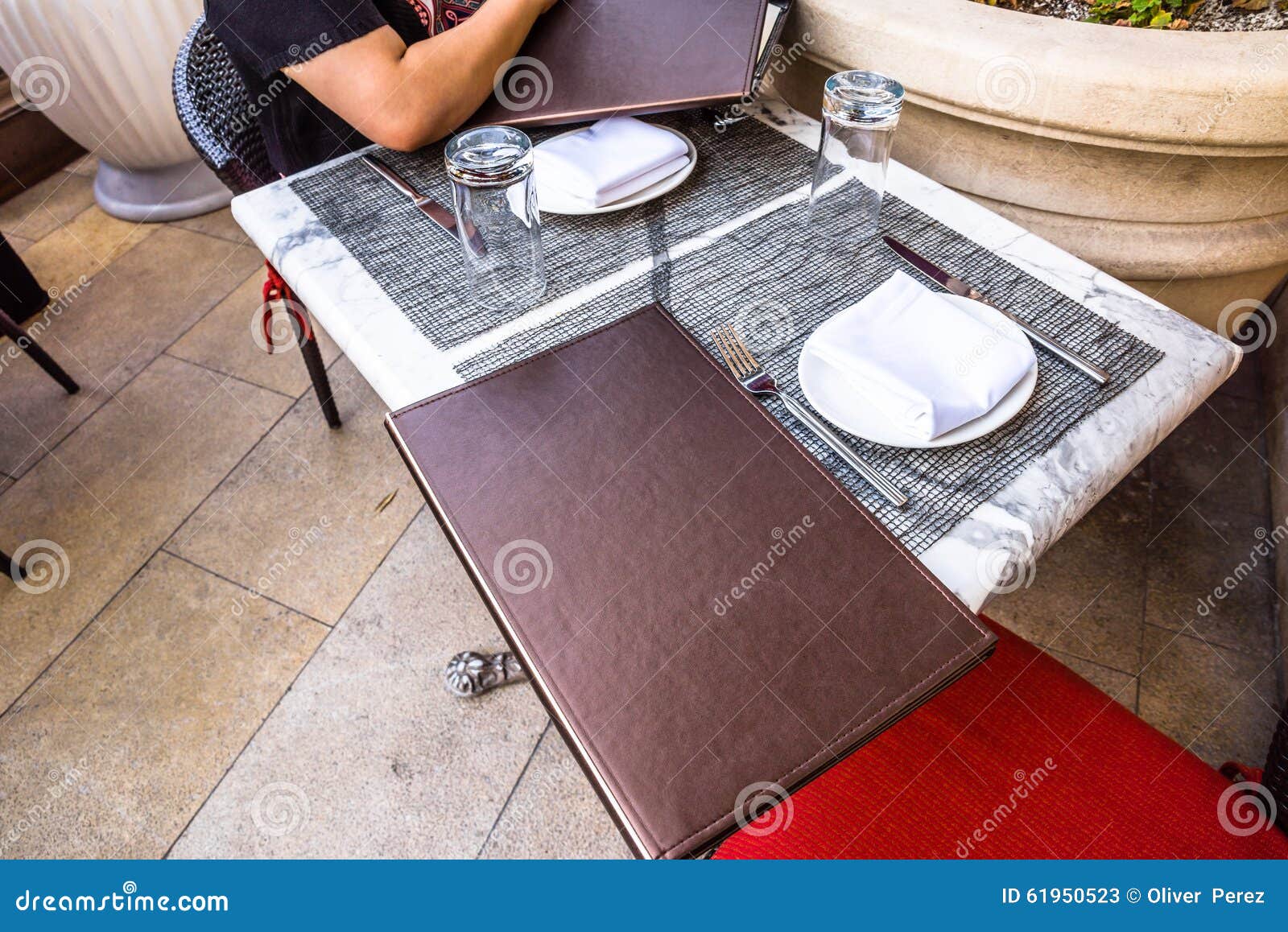 Menu Et Couvert De Restaurant Image stock - Image du table, fourchette ...