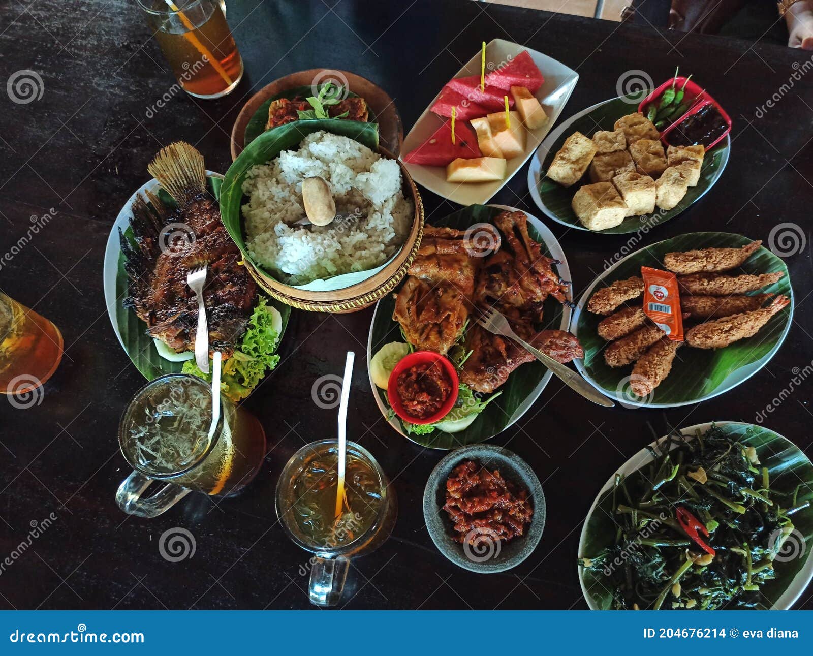 Menu Makanan Tradisional Jawa Stock Photo - Image of vegetable, lunch ...