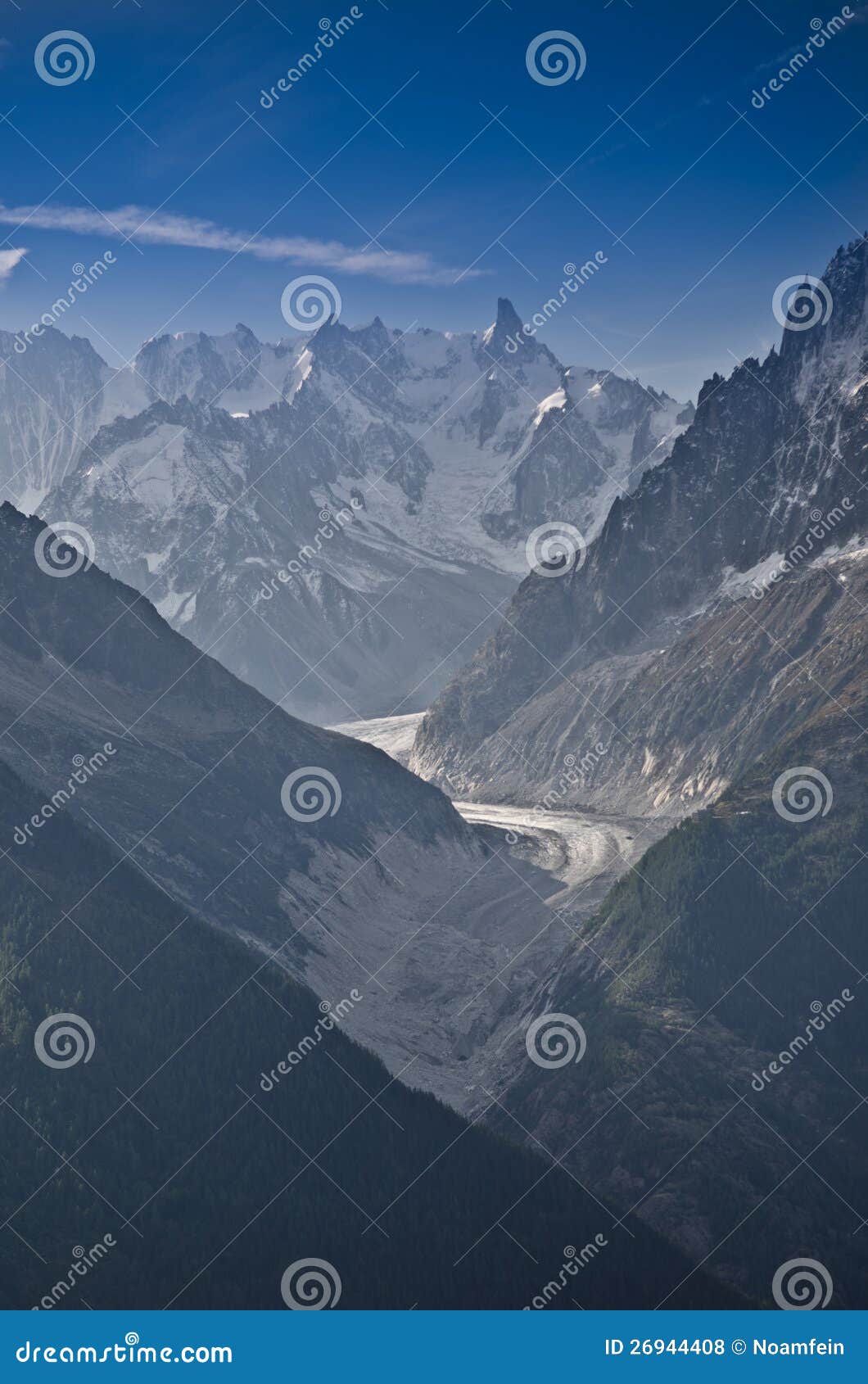 Mer de Glace - Sea of Ice stock photo. Image of blanc - 26944408