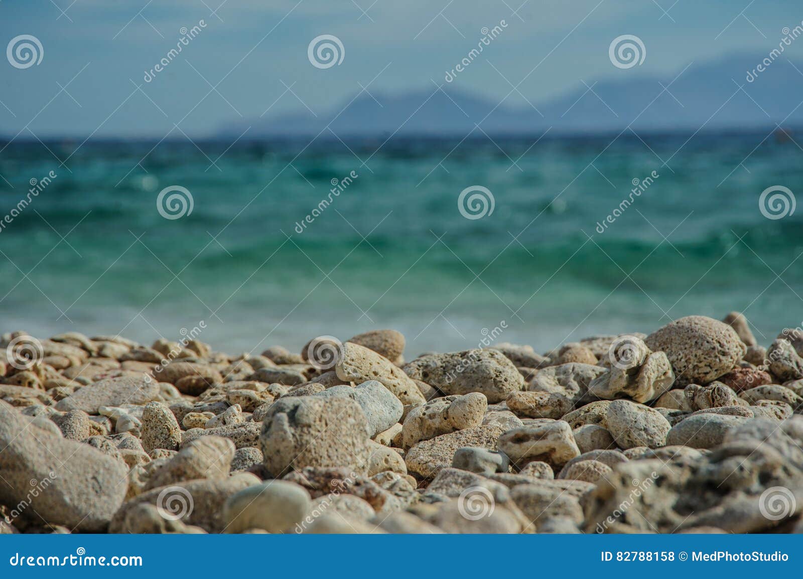 Mer de turquoise photo stock. Image du fond, voyage, panoramique - 82788158