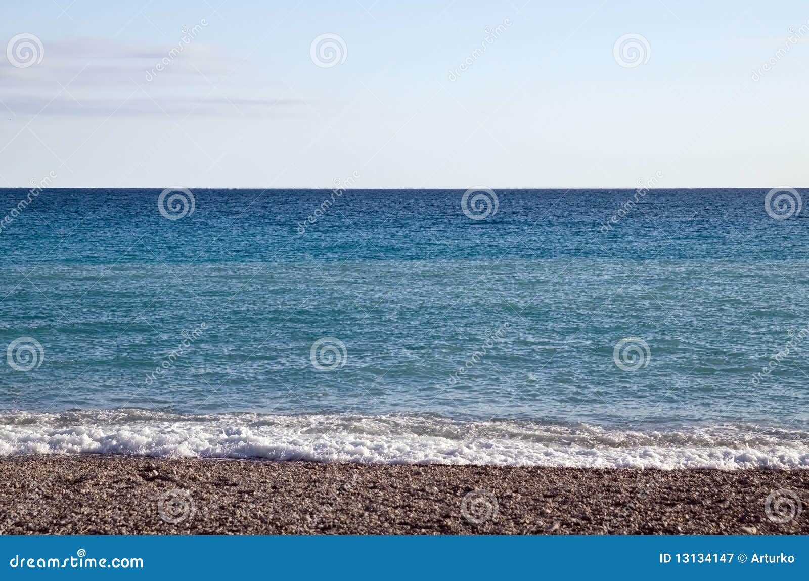 Mer ligurienne image stock. Image du horizontal, onde - 13134147