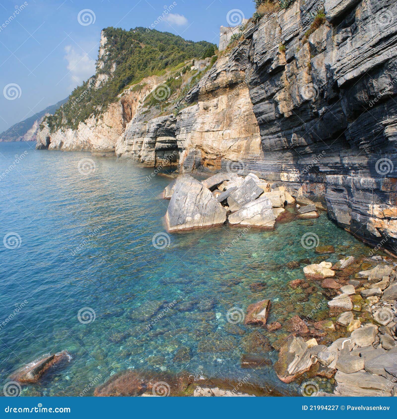 Mer ligurienne, Italie image stock. Image du riviera - 21994227