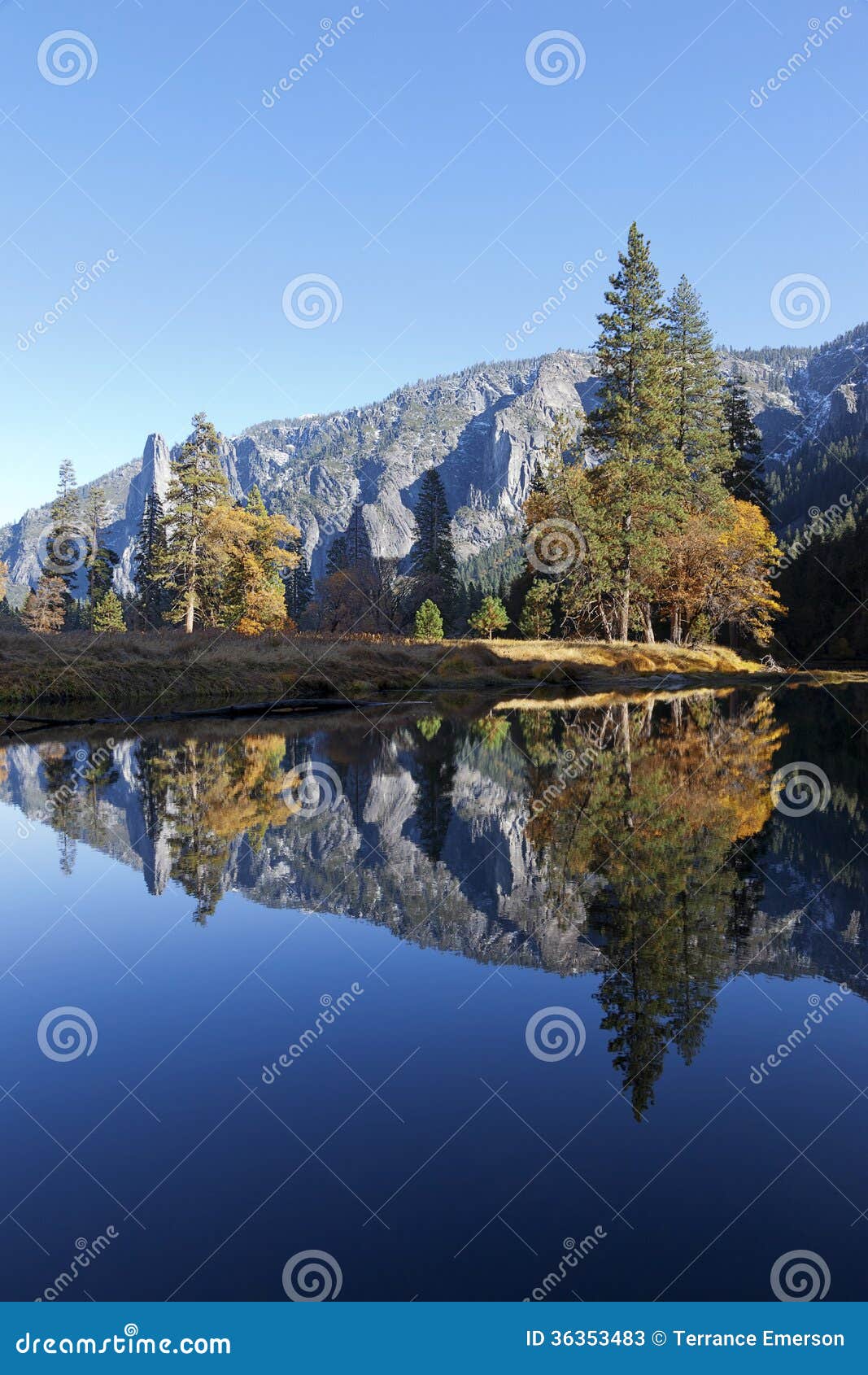 Merced River, Yosemite stock image. Image of leaves, outdoors - 36353483