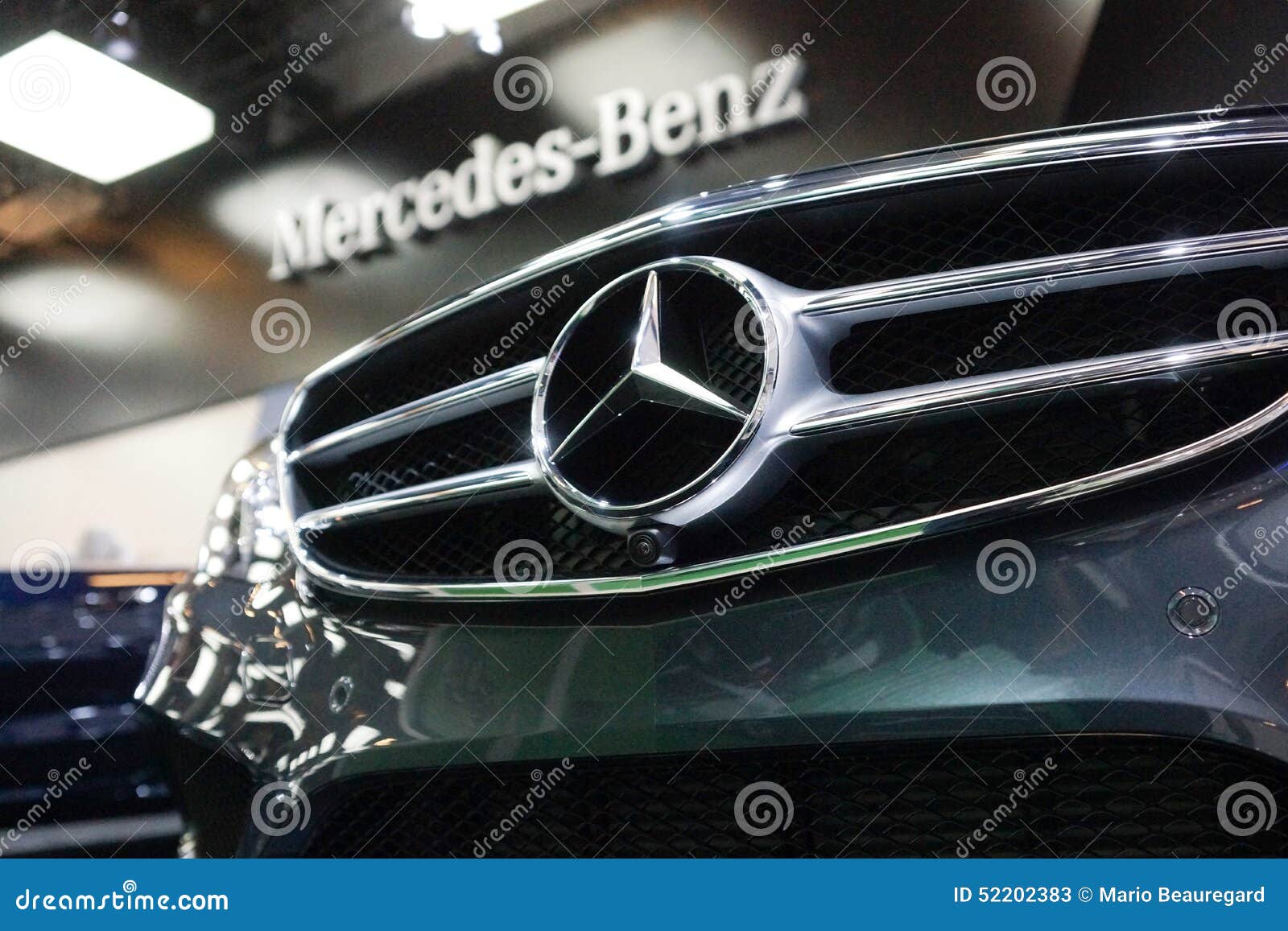 Mercedes-Benz photo stock éditorial. Image du logo, emblème - 52202383