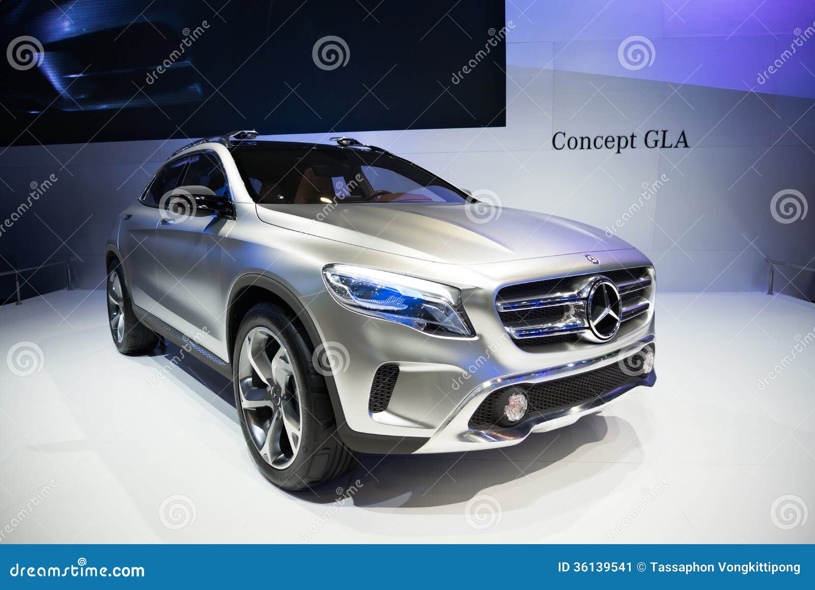 Mercedes Benz Concept GLA Sur L'affichage Photo éditorial - Image du ...
