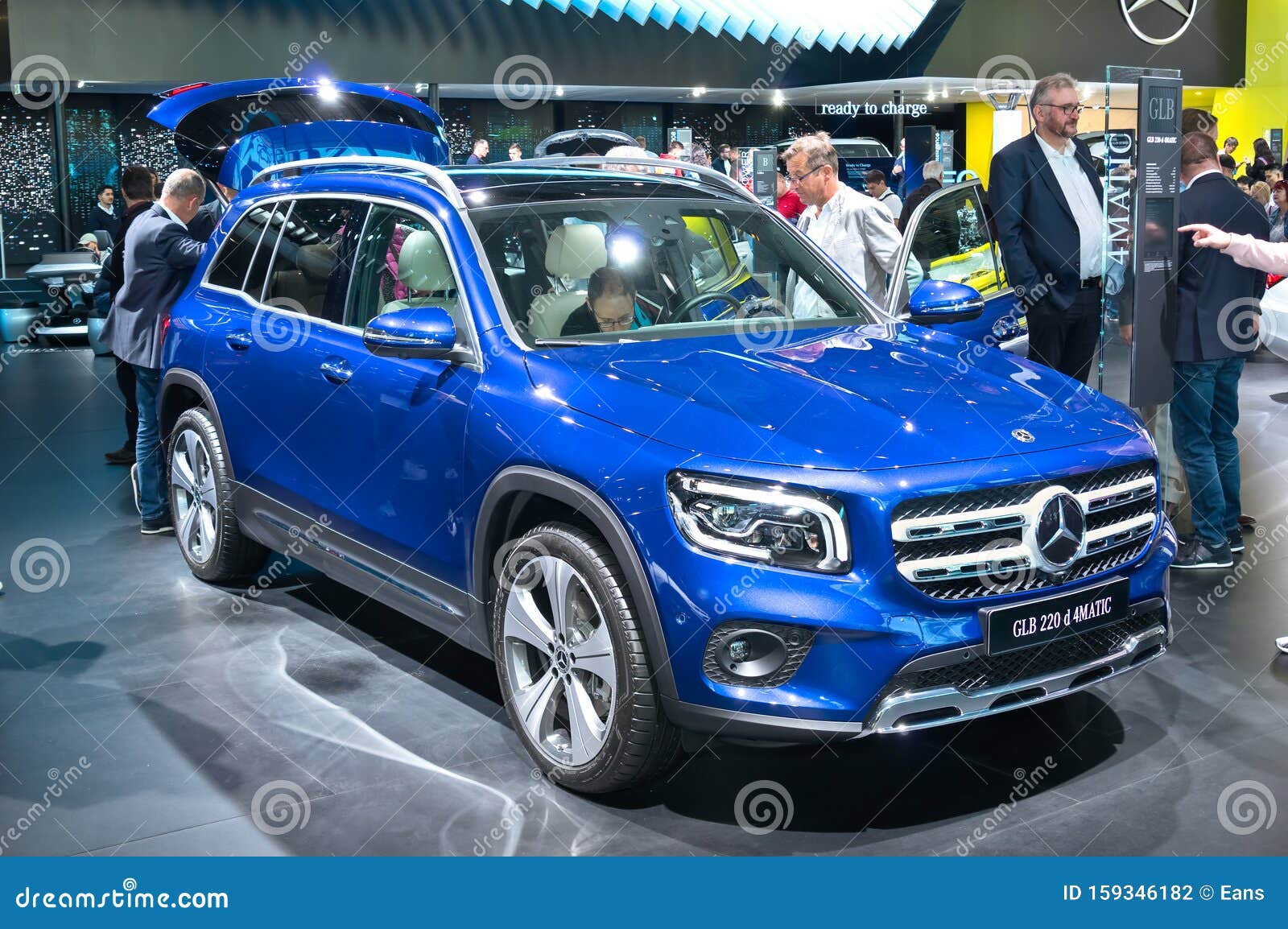 Mercedes-Benz GLB 220 D fotografía editorial. Imagen de internacional ...