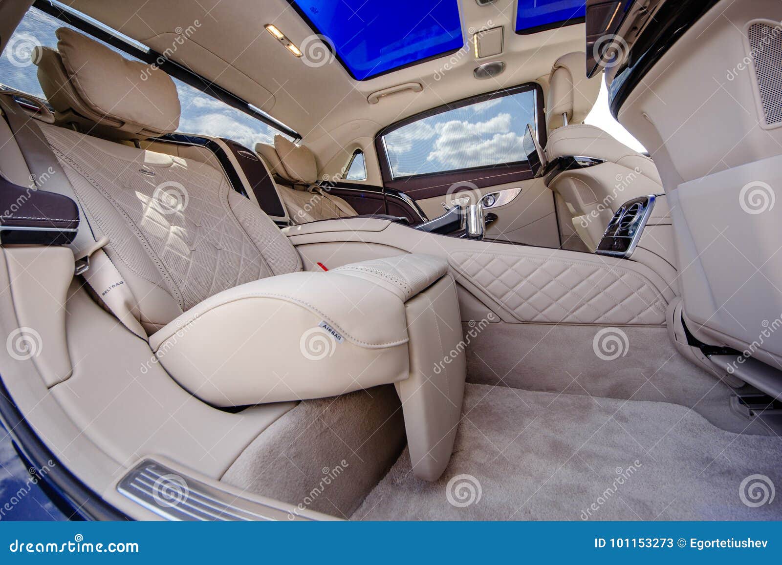 Mercedes-Benz Maybach 2017 editorial stock photo. Image of luxury ...