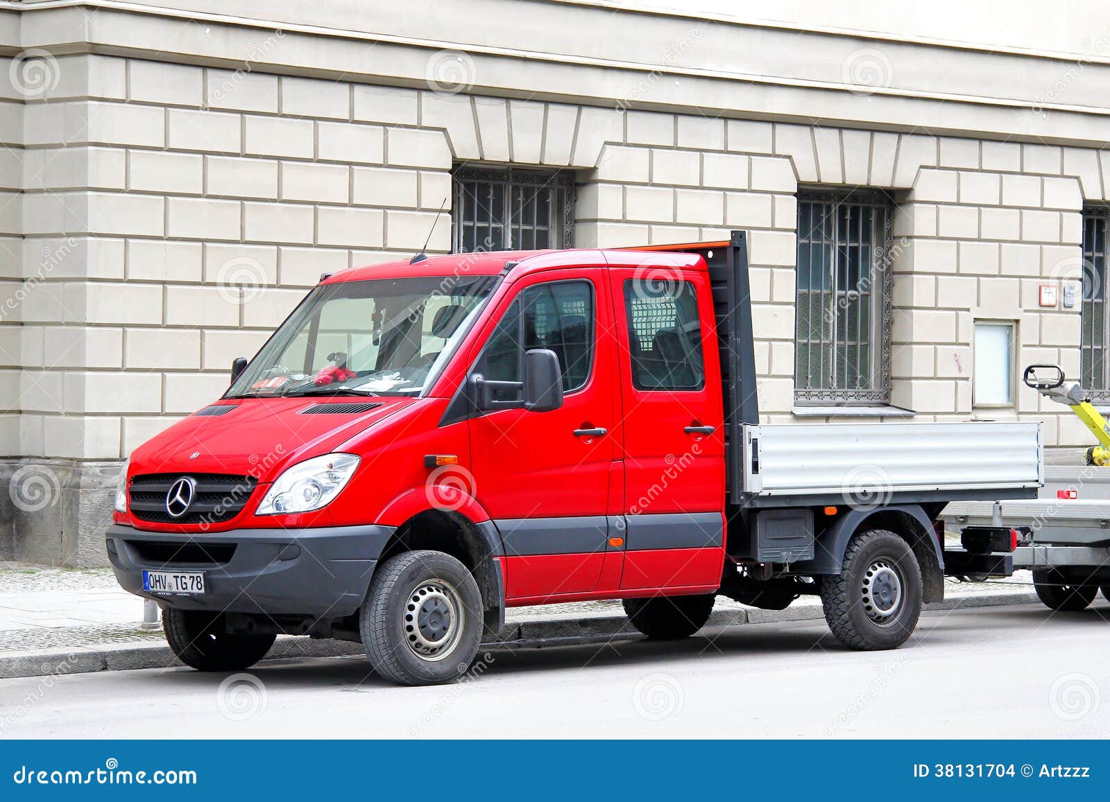 Mercedes-Benz Sprinter imagen de archivo editorial. Imagen de calle ...