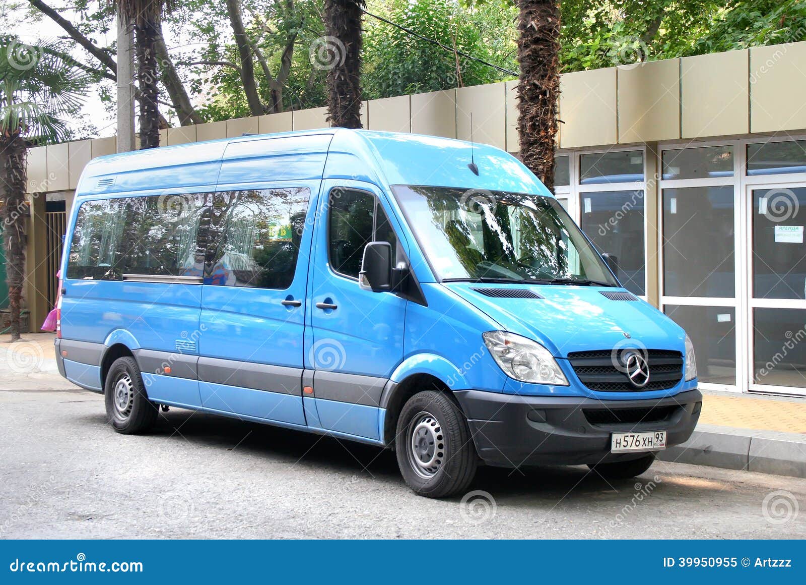Mercedes-Benz Sprinter imagen editorial. Imagen de sprint - 39950955