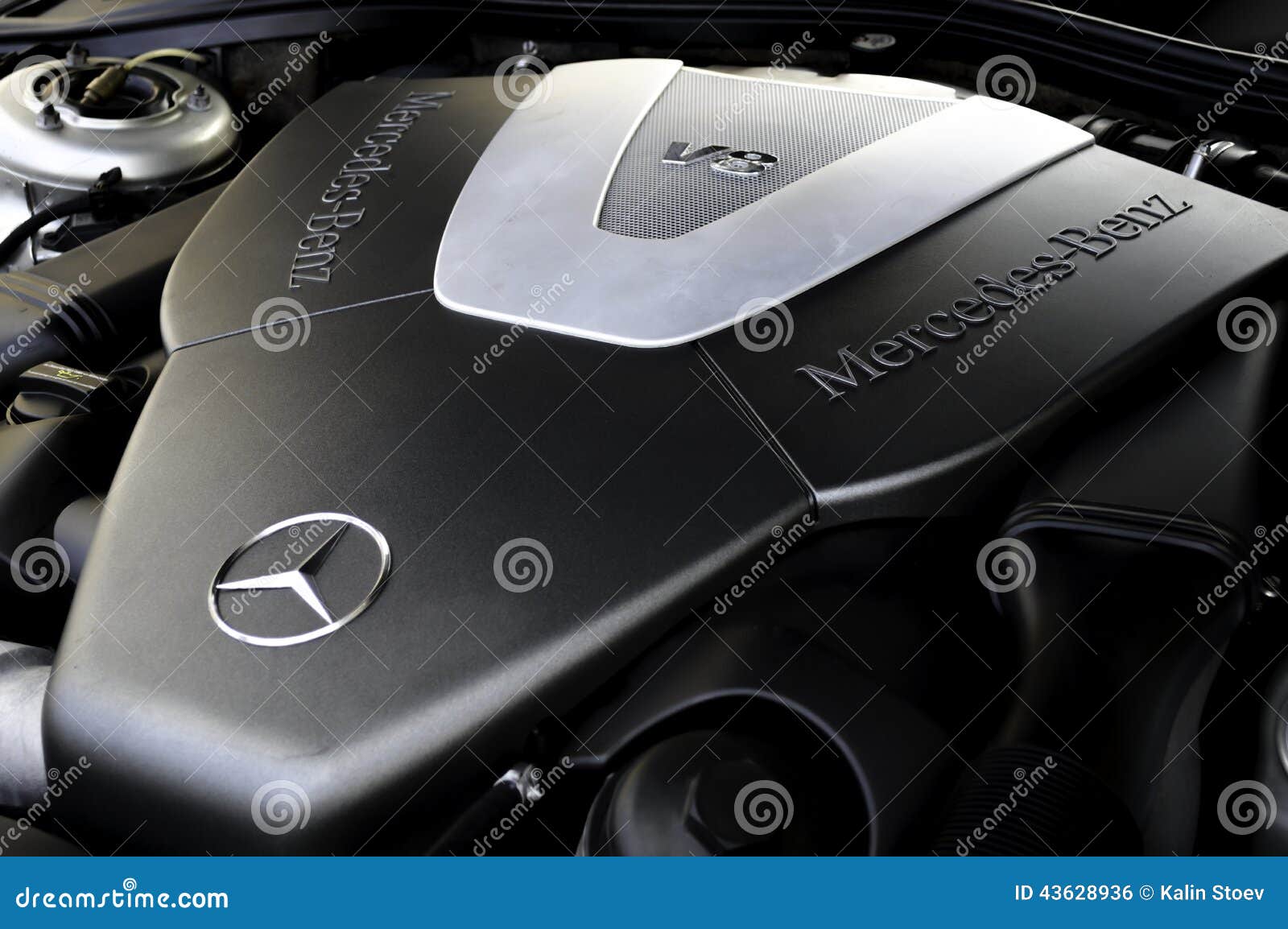 Mercedes-Benz V8 Engine editorial photo. Image of mercedes - 43628936