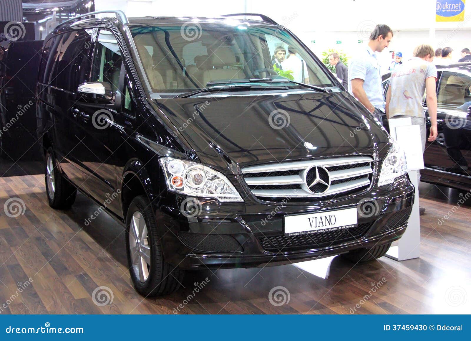 Mercedes-Benz Viano (V-Class) Editorial Image - Image of luxury, driver ...