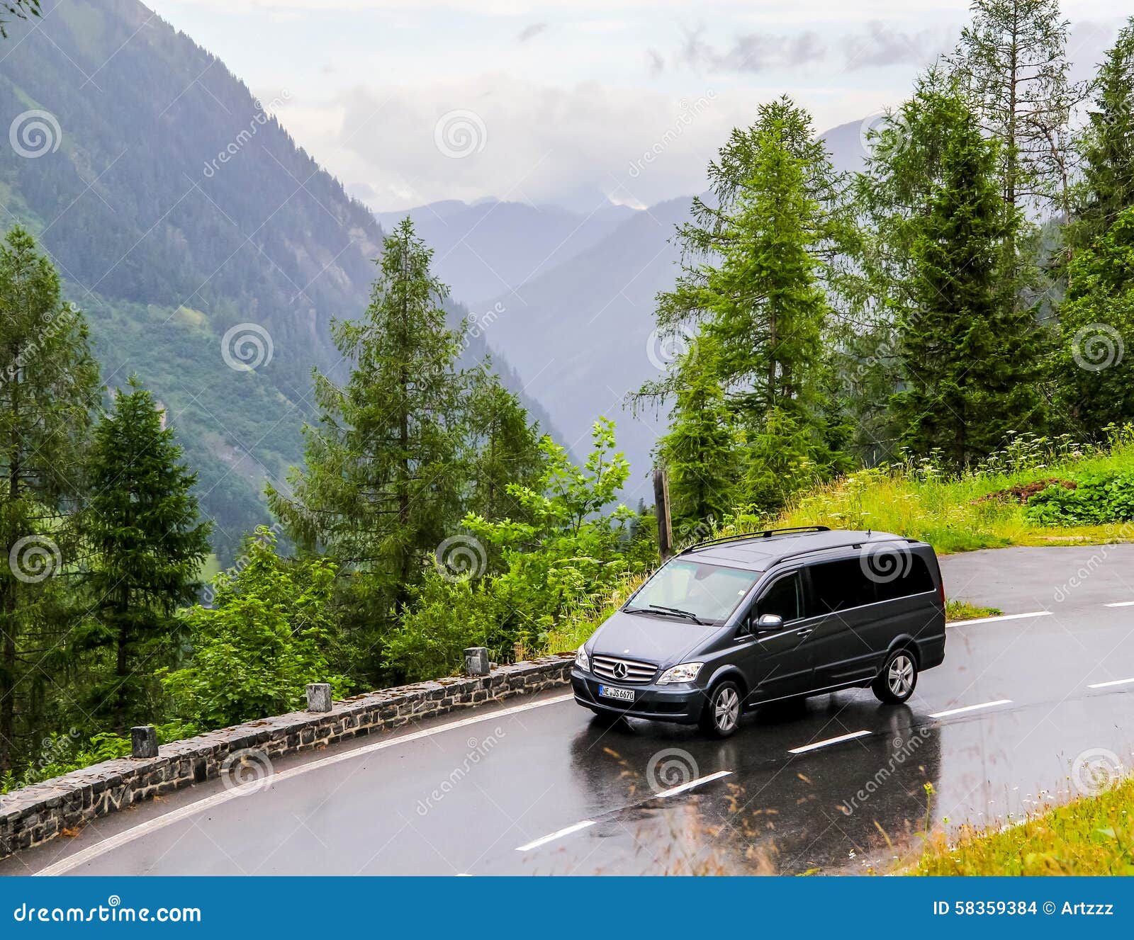 Mercedes-Benz W639 Vito image stock éditorial. Image du européen - 58359384