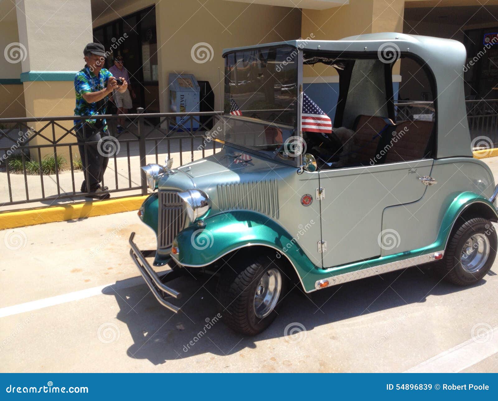 Mercedes golf cart editorial stock image. Image of mercedes - 54896839