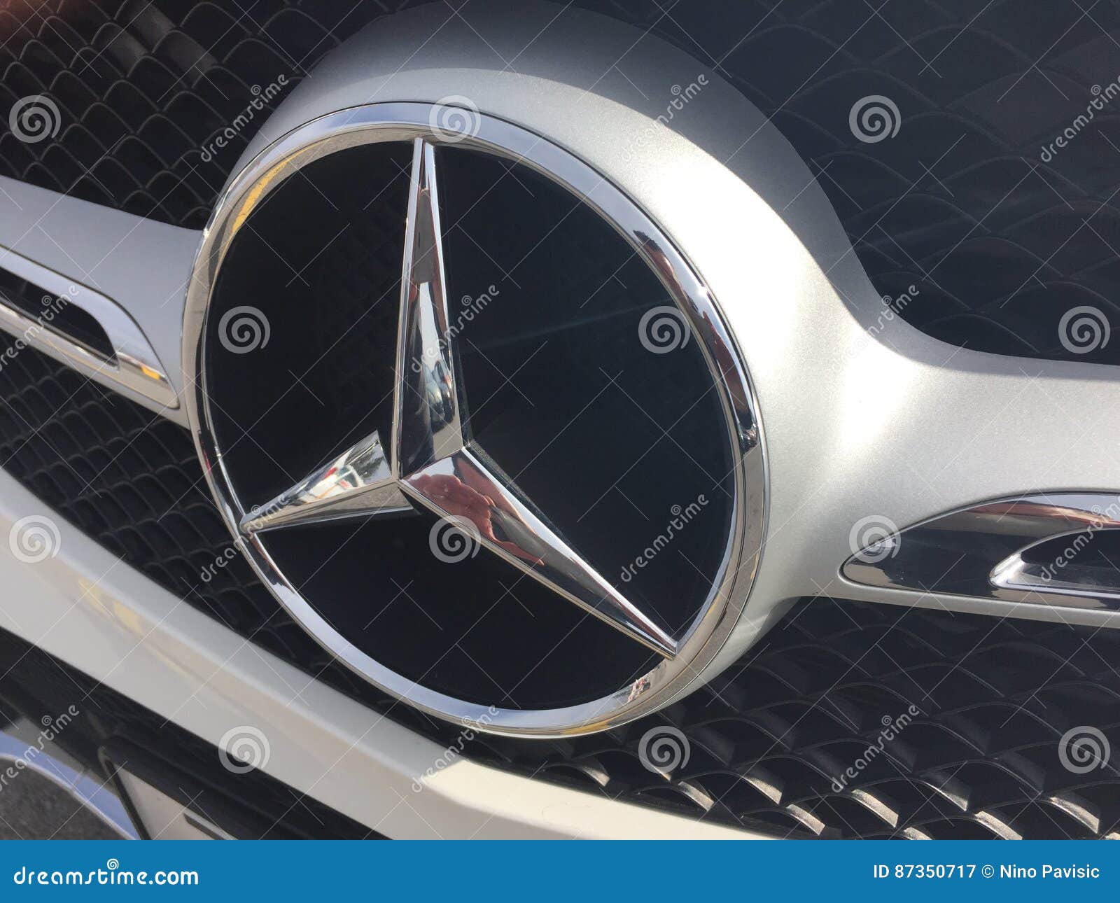 Mercedes sign editorial photography. Image of luxury - 87350717