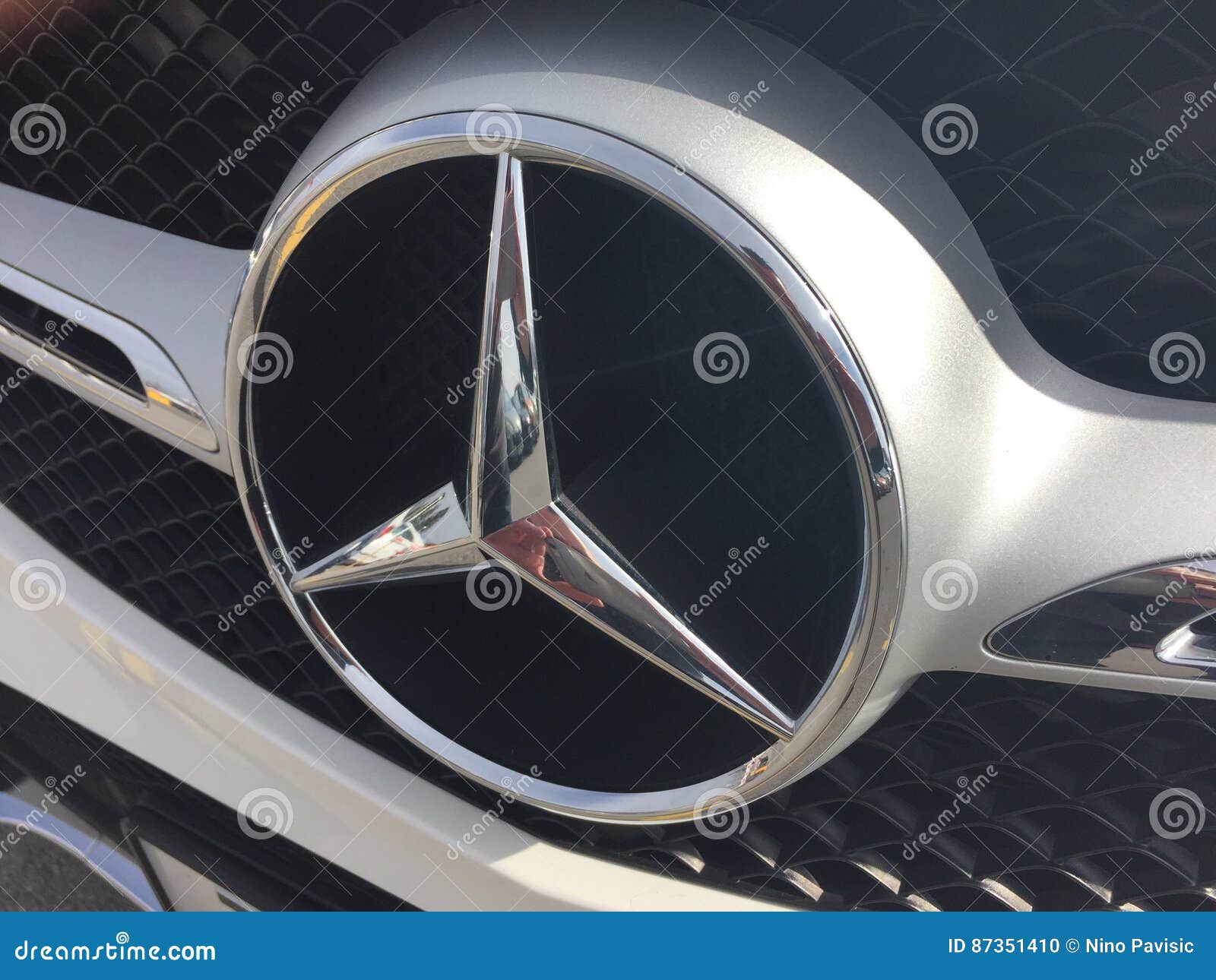 Mercedes sign editorial image. Image of fancy, automobile - 87351410