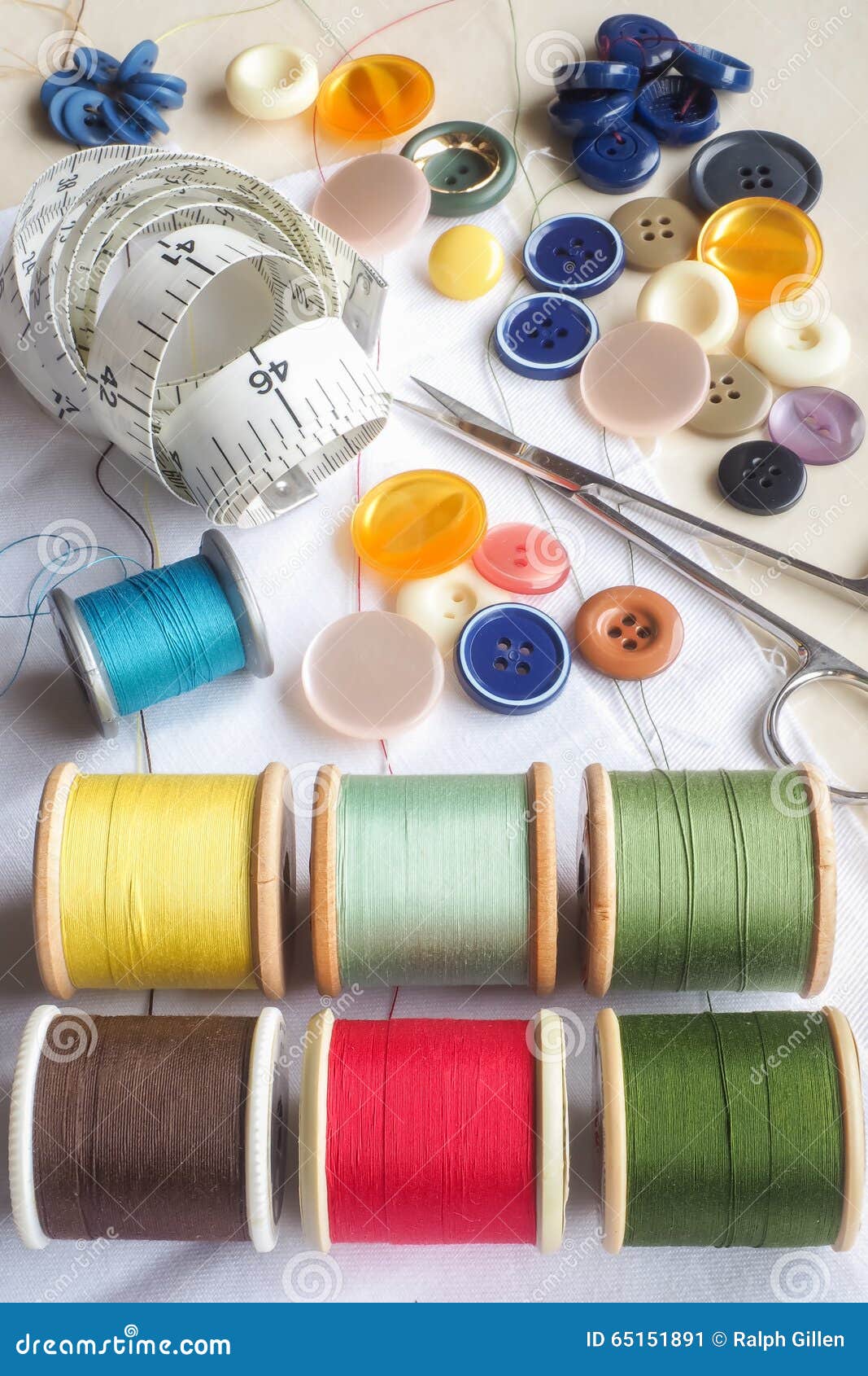 Mercerie image stock. Image du robe, coton, ciseaux, texture - 65151891