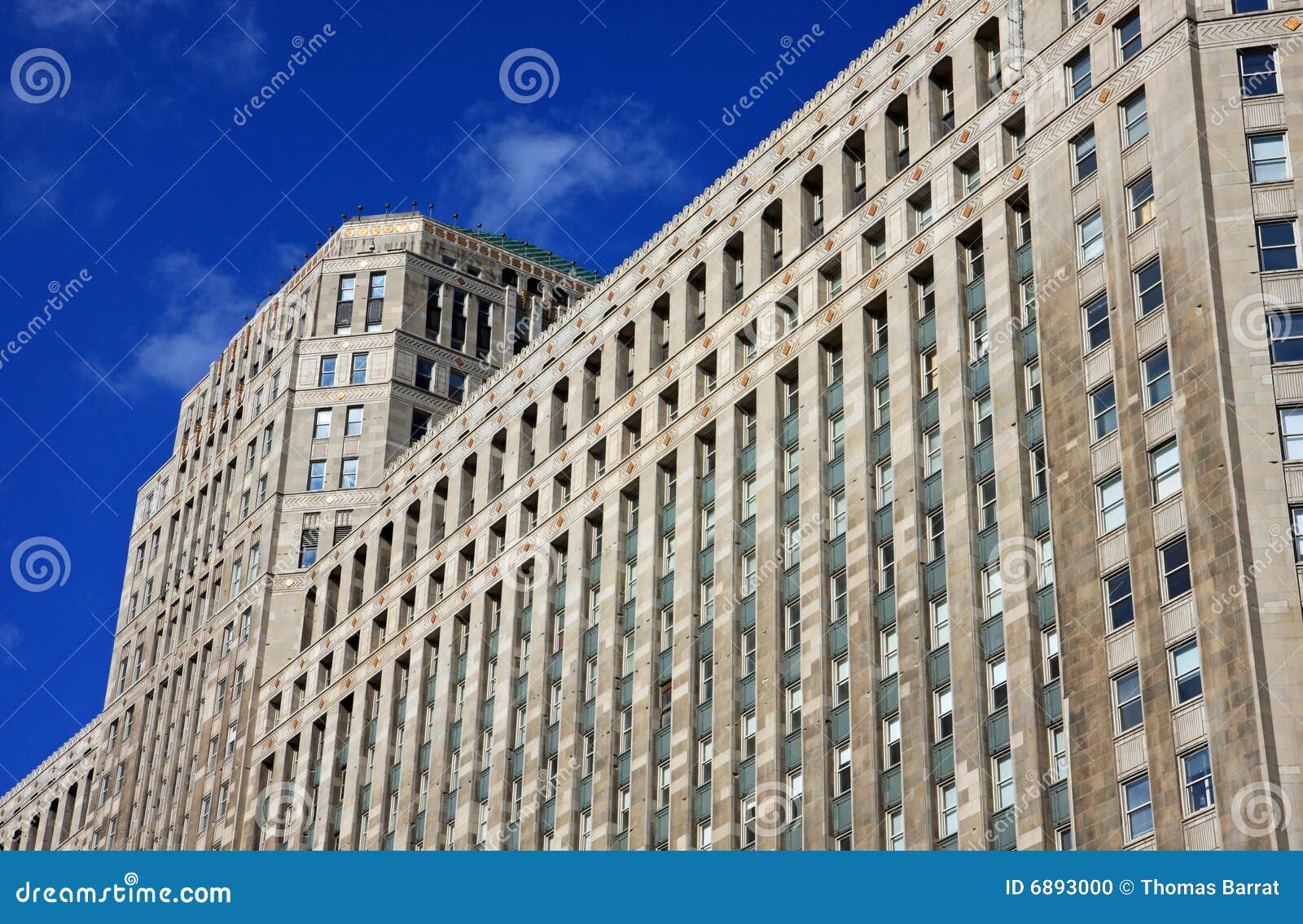 Merchandise Mart in Chicago Stock Photo - Image of mirror, skyscraper ...
