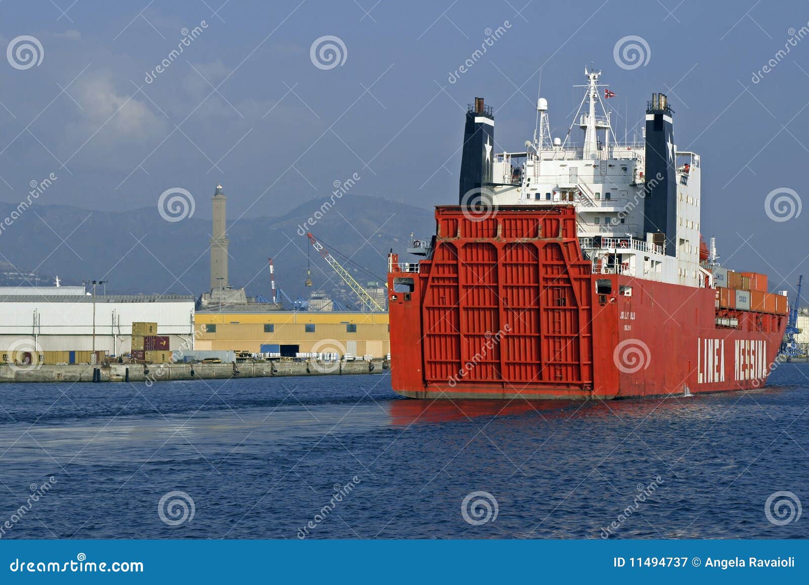 Merchant ship Messina editorial photography. Image of delivery - 11494737
