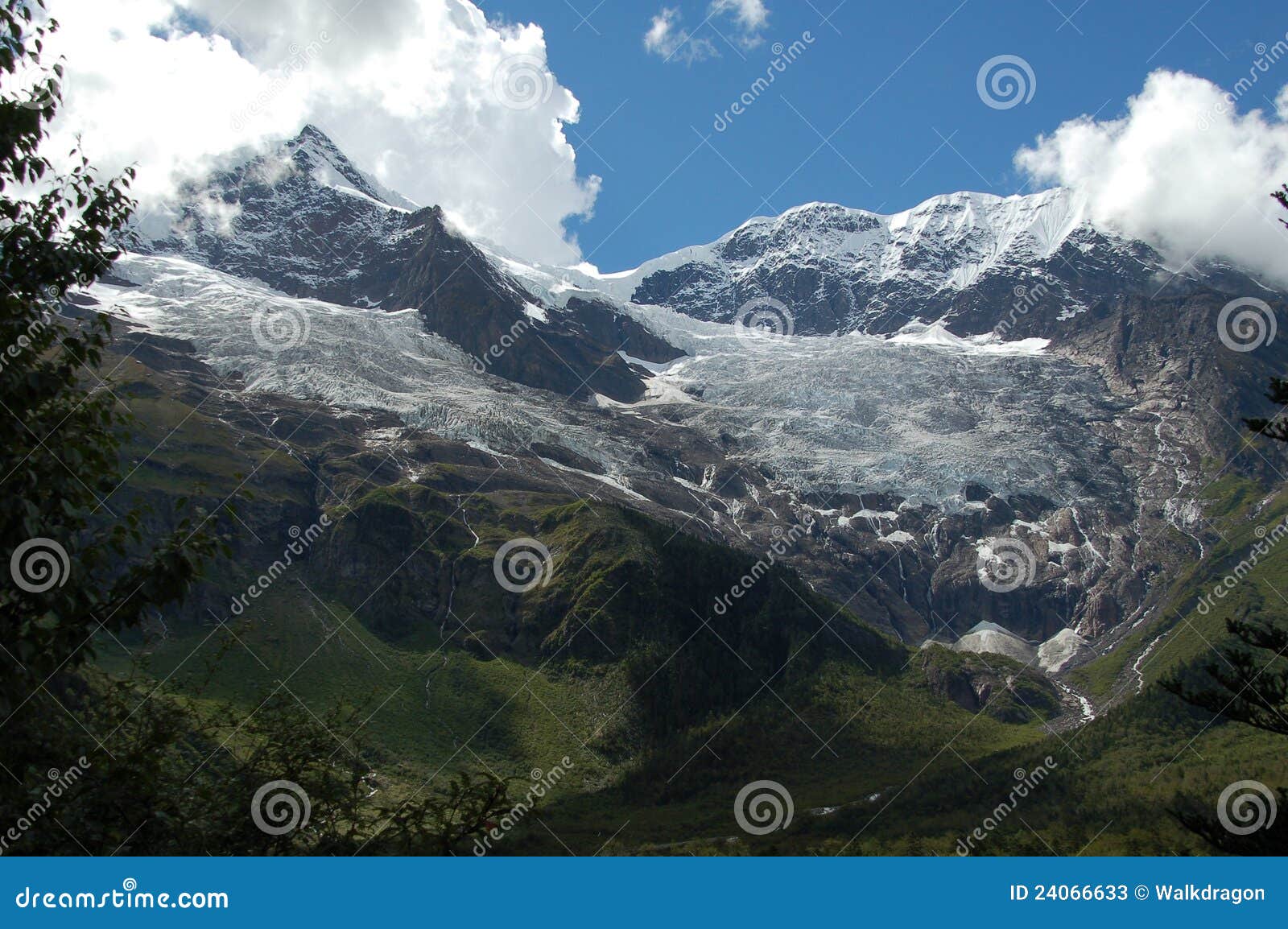 Meri snowberg stock image. Image of snowberg, peak, river - 24066633