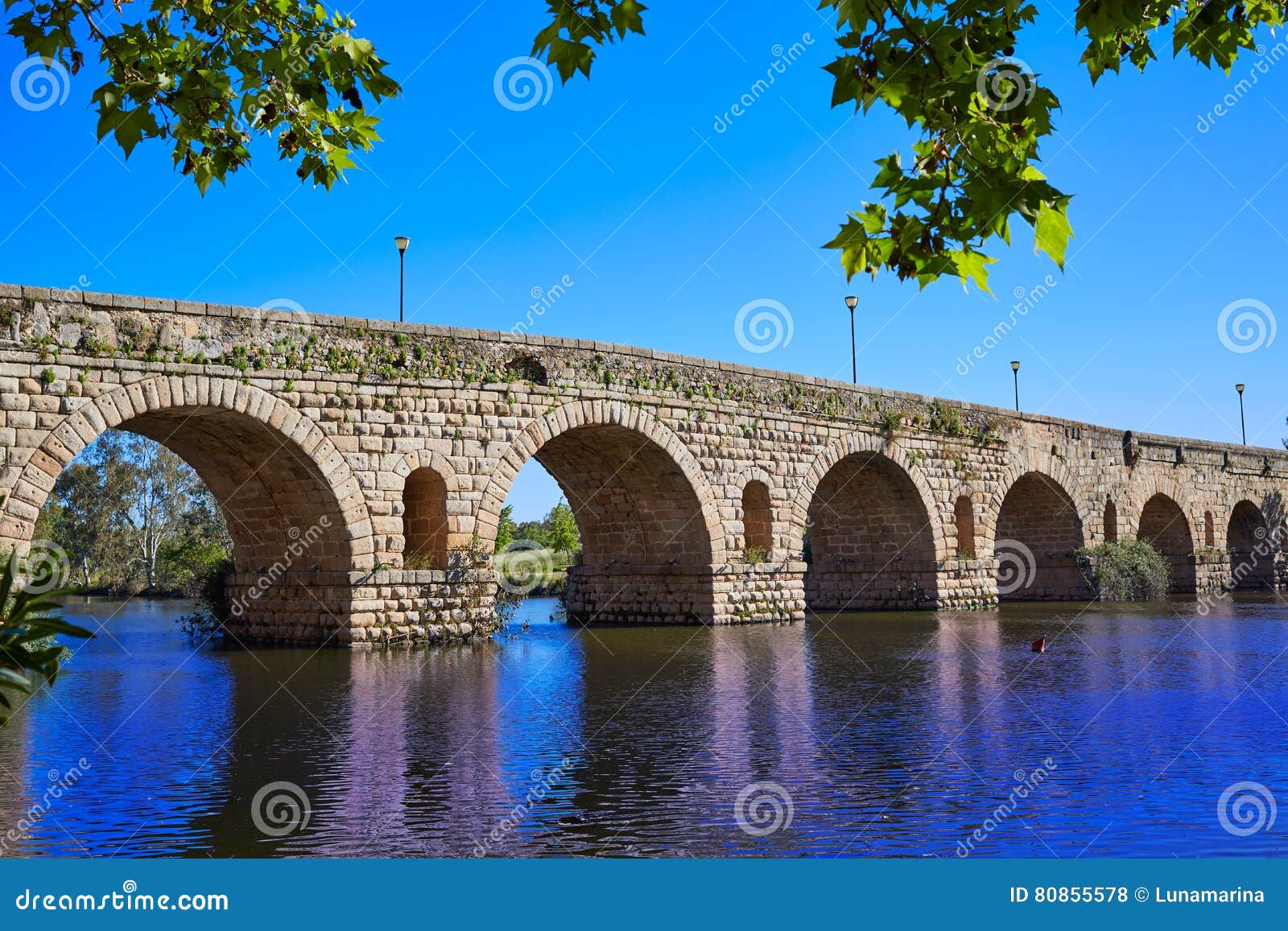 Merida in Roman Brug Van Spanje Over Guadiana Stock Foto - Image of ...