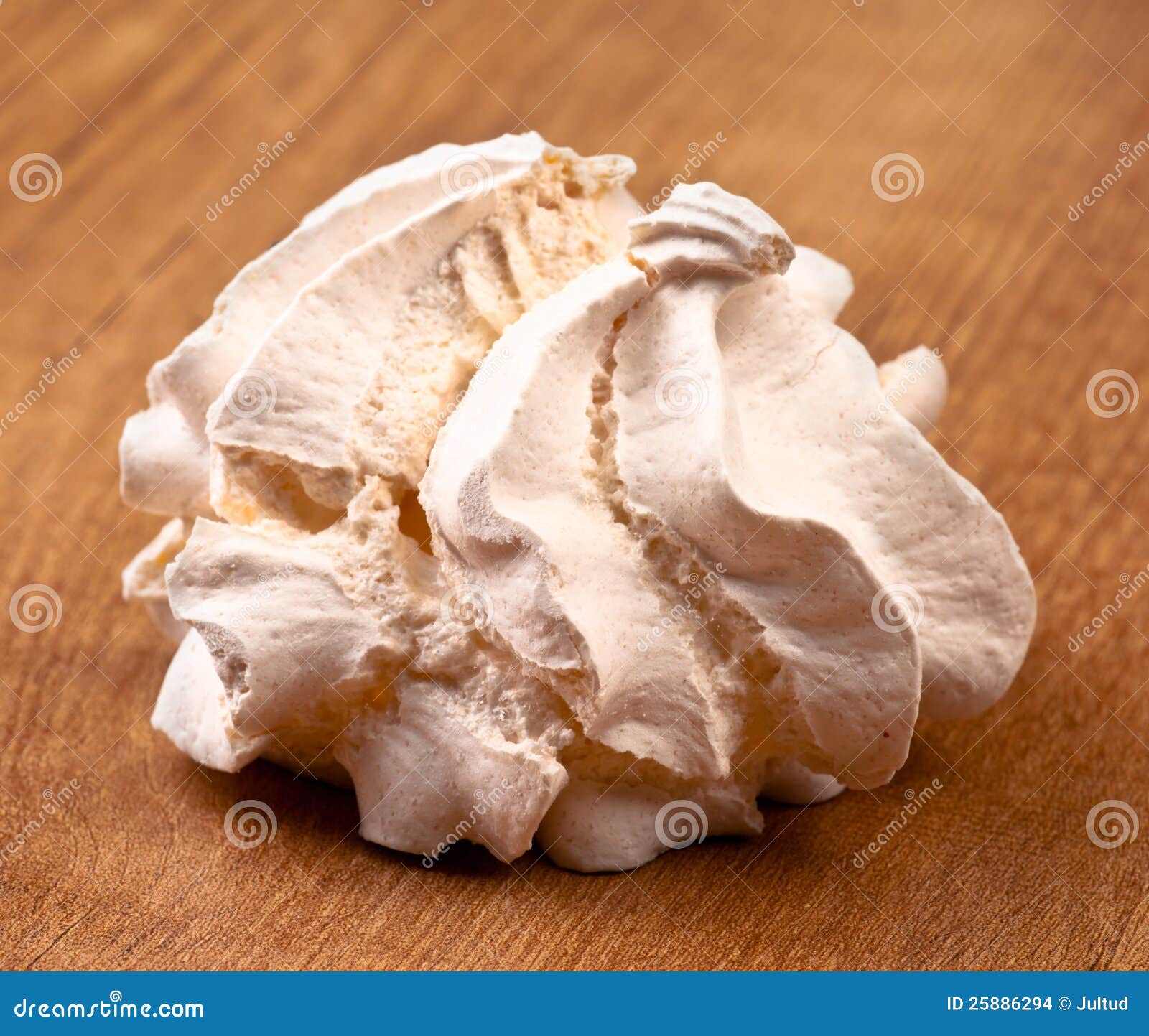 Meringe selbst gemacht stockfoto. Bild von exemplar, partei - 25886294