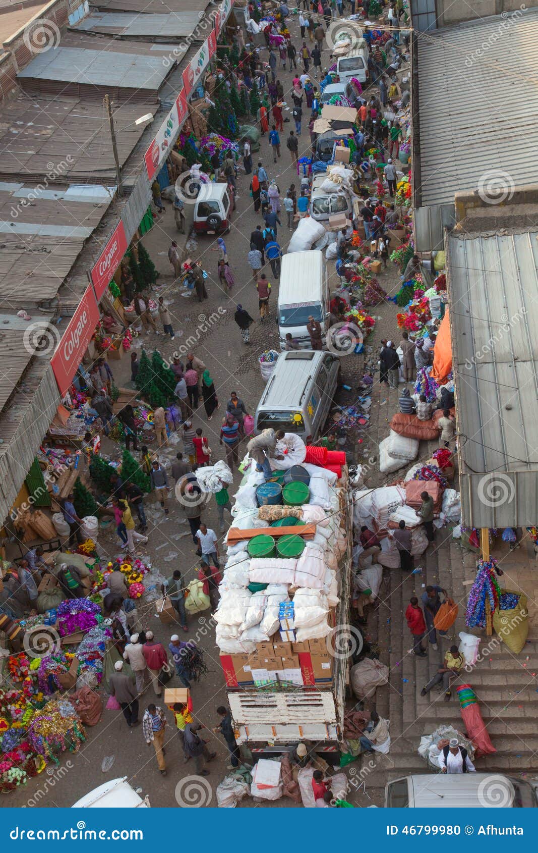 Merkato market editorial image. Image of person, chaos - 46799980