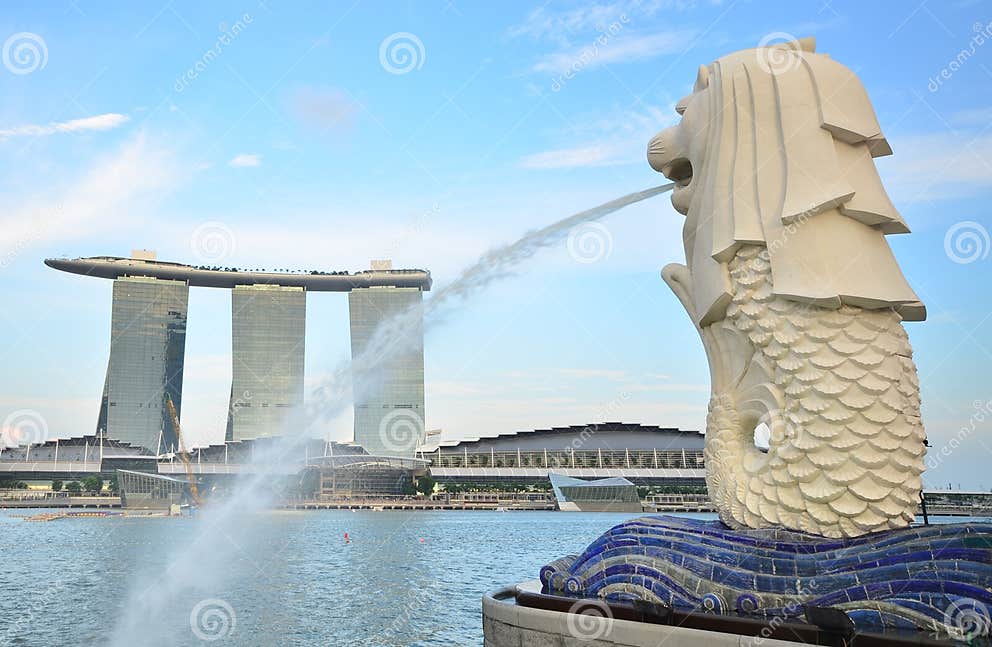 Merlion editorial image. Image of mermaid, district, cloud - 20568245