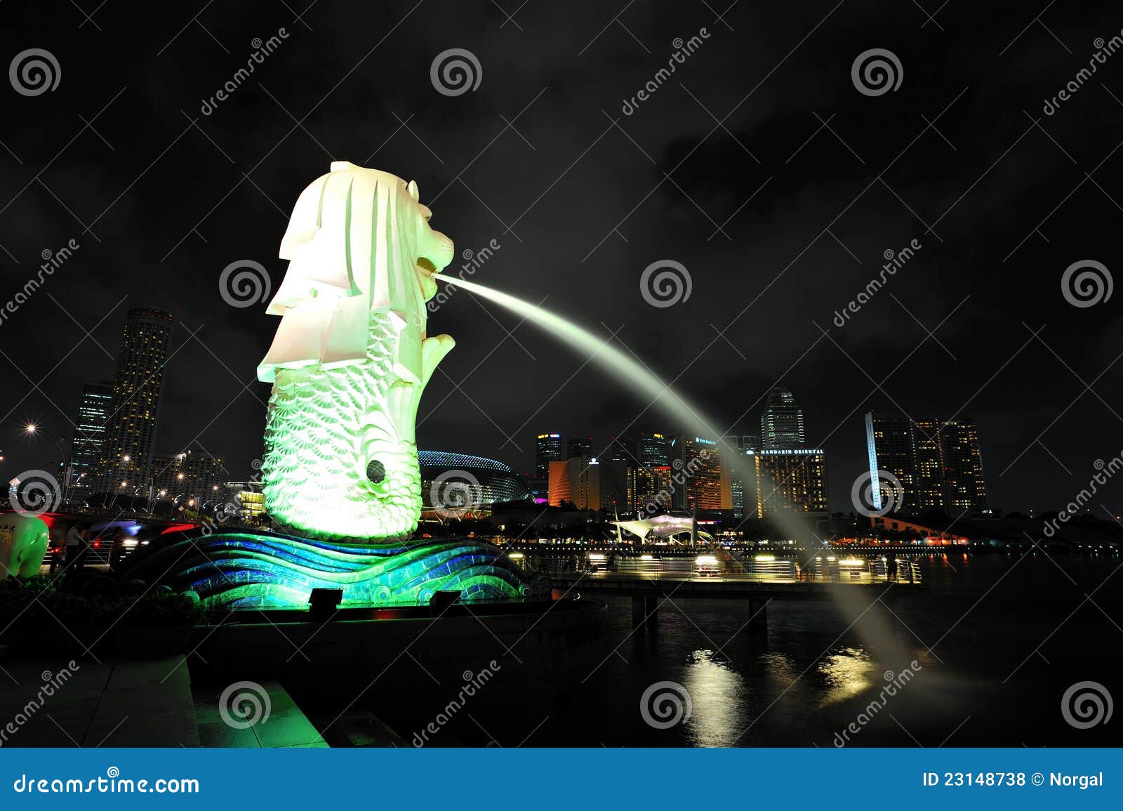 Merlion at night editorial stock photo. Image of night - 23148738