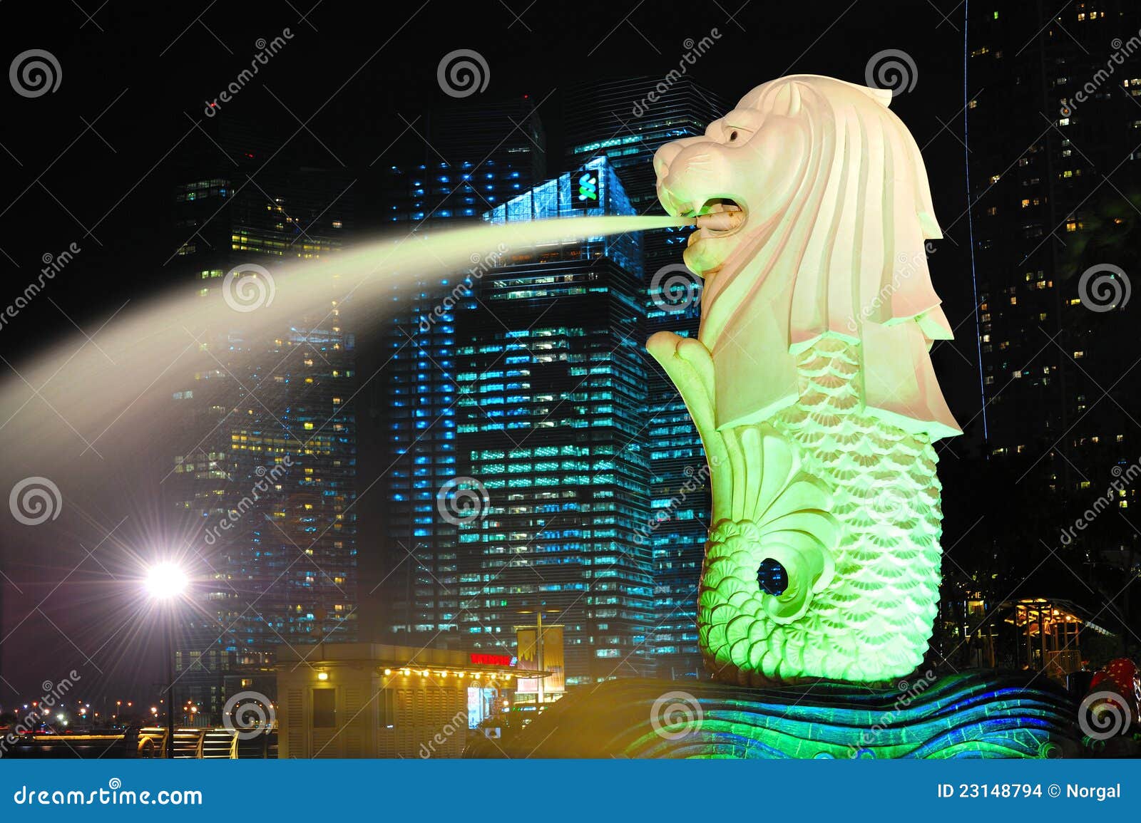 Merlion at night editorial stock image. Image of park - 23148794