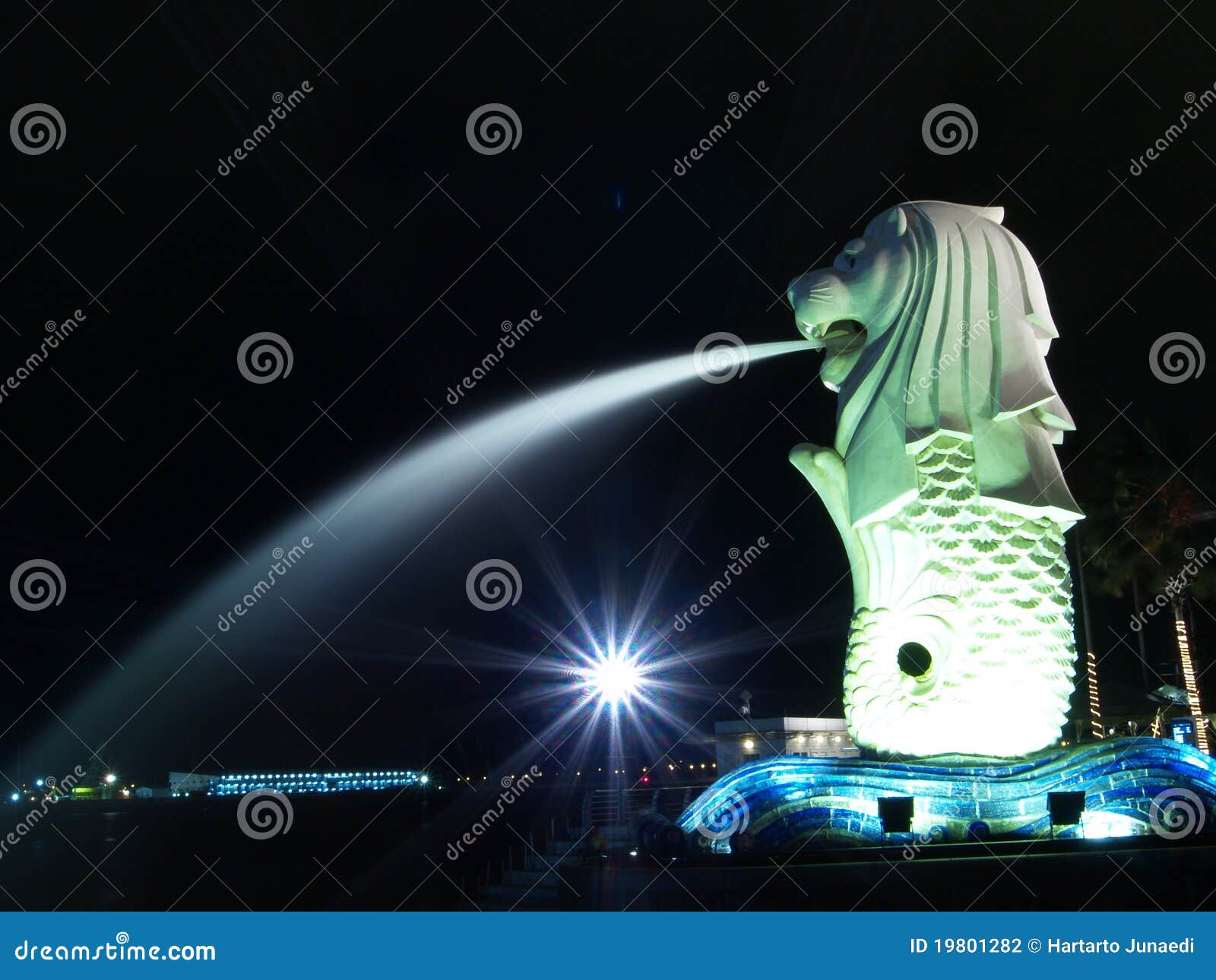 Merlion Park in the night editorial photography. Image of landmark ...