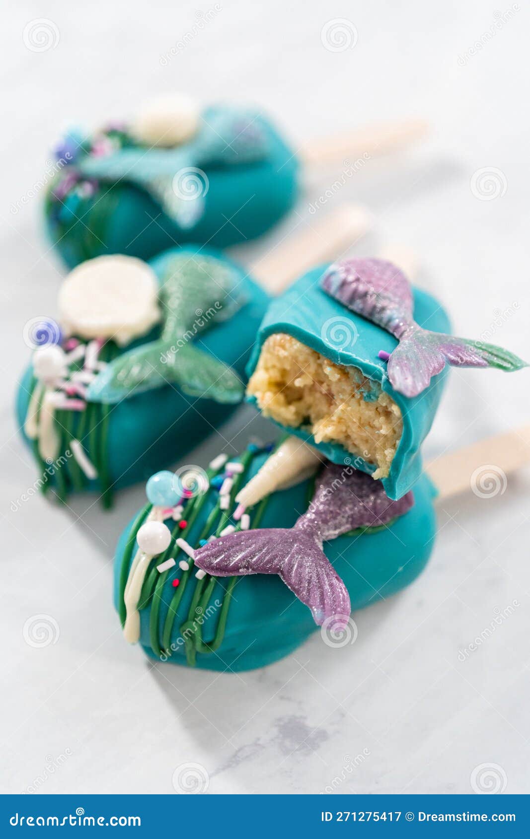 Mermaid cakesicles stock image. Image of seashell, pastry - 271275417