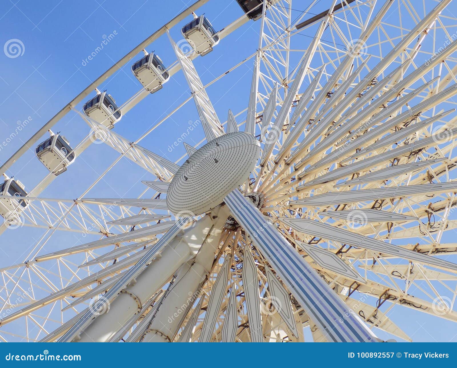 Echo Wheel by the Liverpool Albert Dock Stock Image - Image of wheel ...