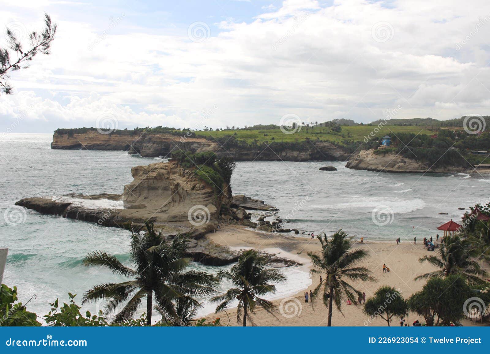 Merveilleux Paradis De Plage De Java Photo stock - Image du côte, roche ...