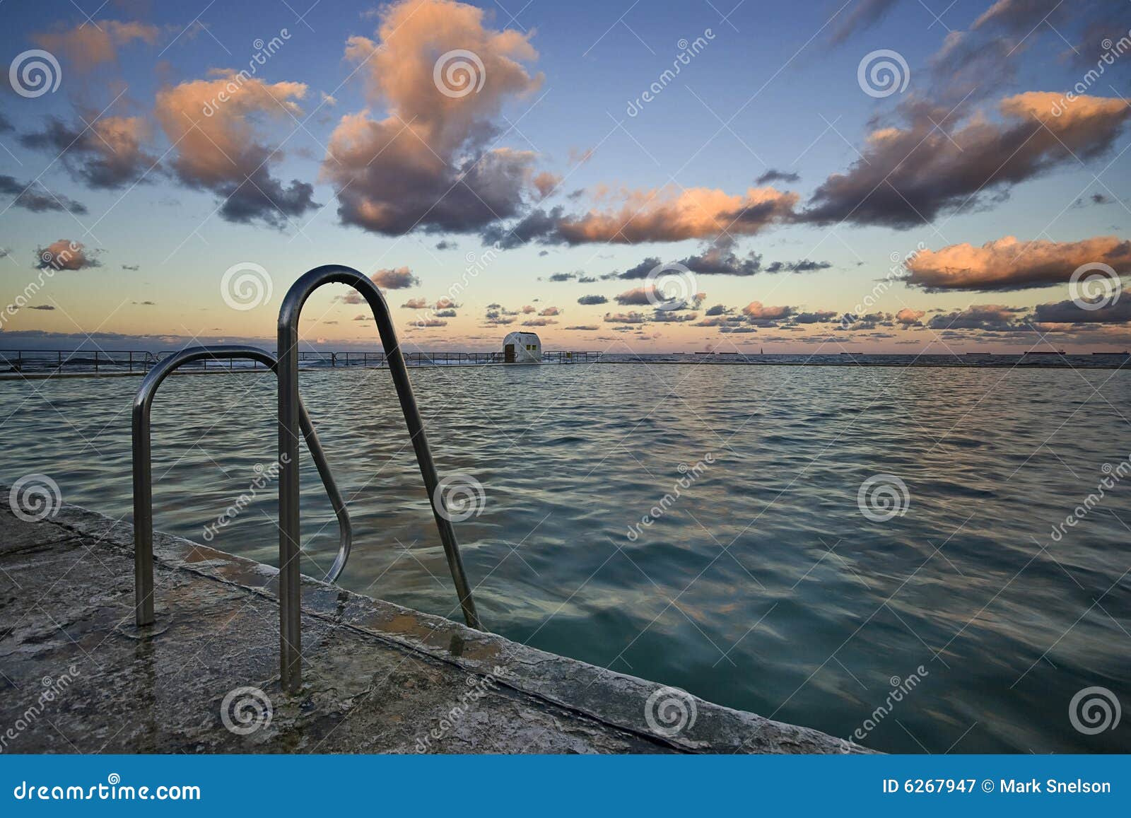 Merwether Ocean Baths at Dusk 5 Stock Image - Image of clouds, ladder ...