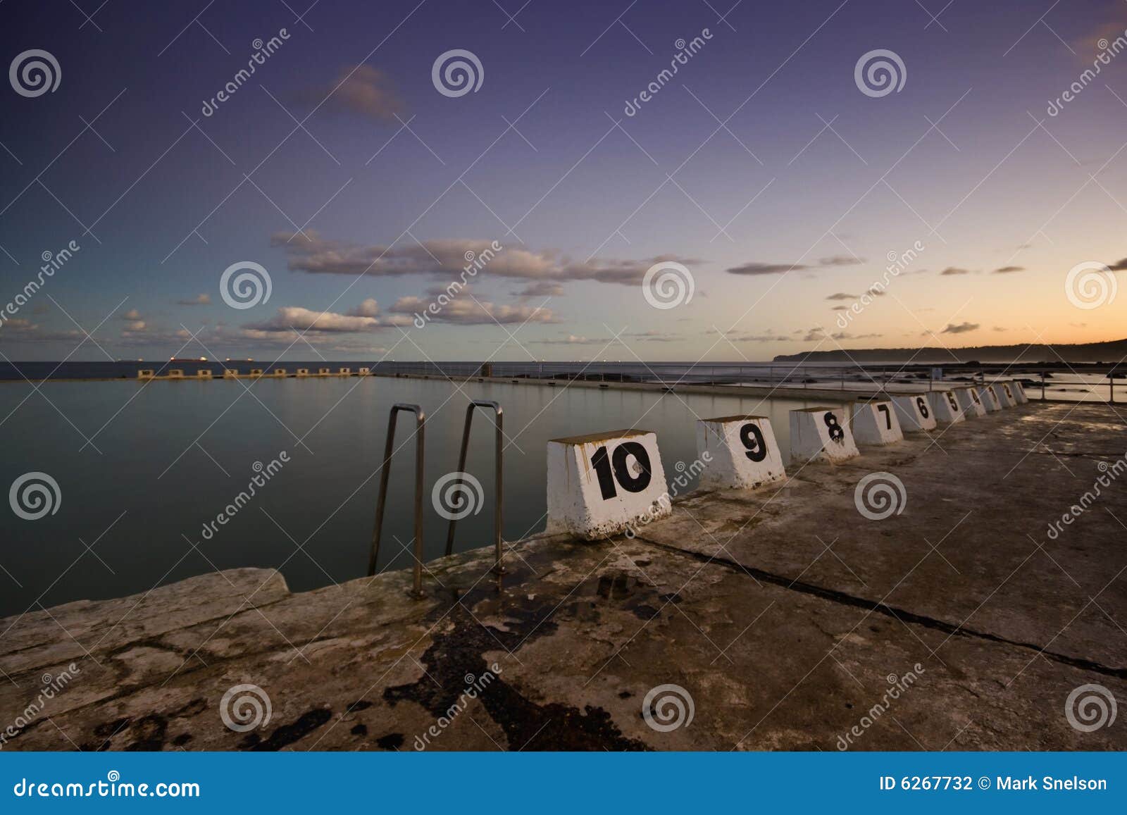 Merwether Ocean Baths at Dusk Stock Photo - Image of ocean, coast: 6267732