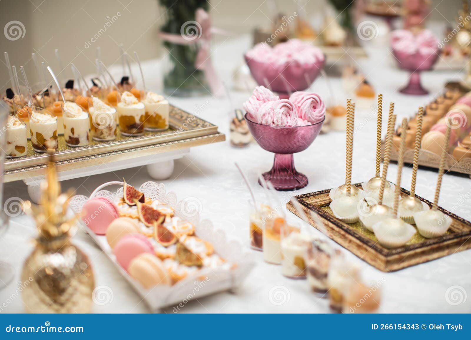 Mesa Maravilhosamente Decorada Com Doce Barra Doce Imagem de Stock ...