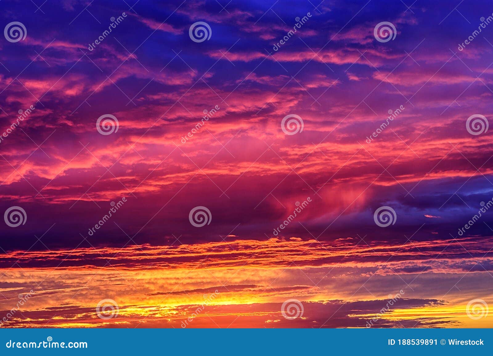 Mesmerizing Picture of a Sunset with a Pinky Sky Stock Image - Image of ...