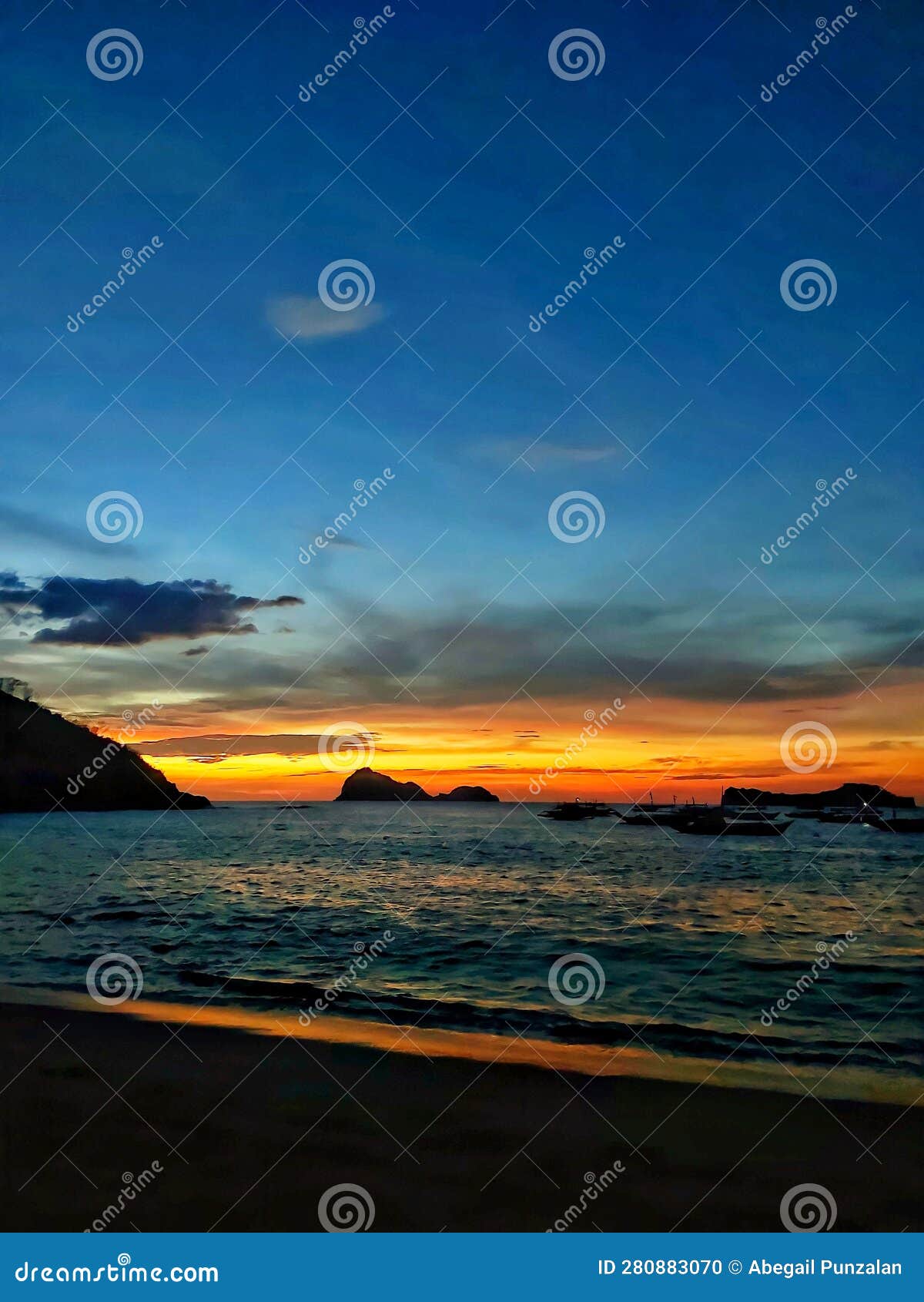 A Mesmerizing Sunset at the Beach Stock Photo - Image of philippines ...