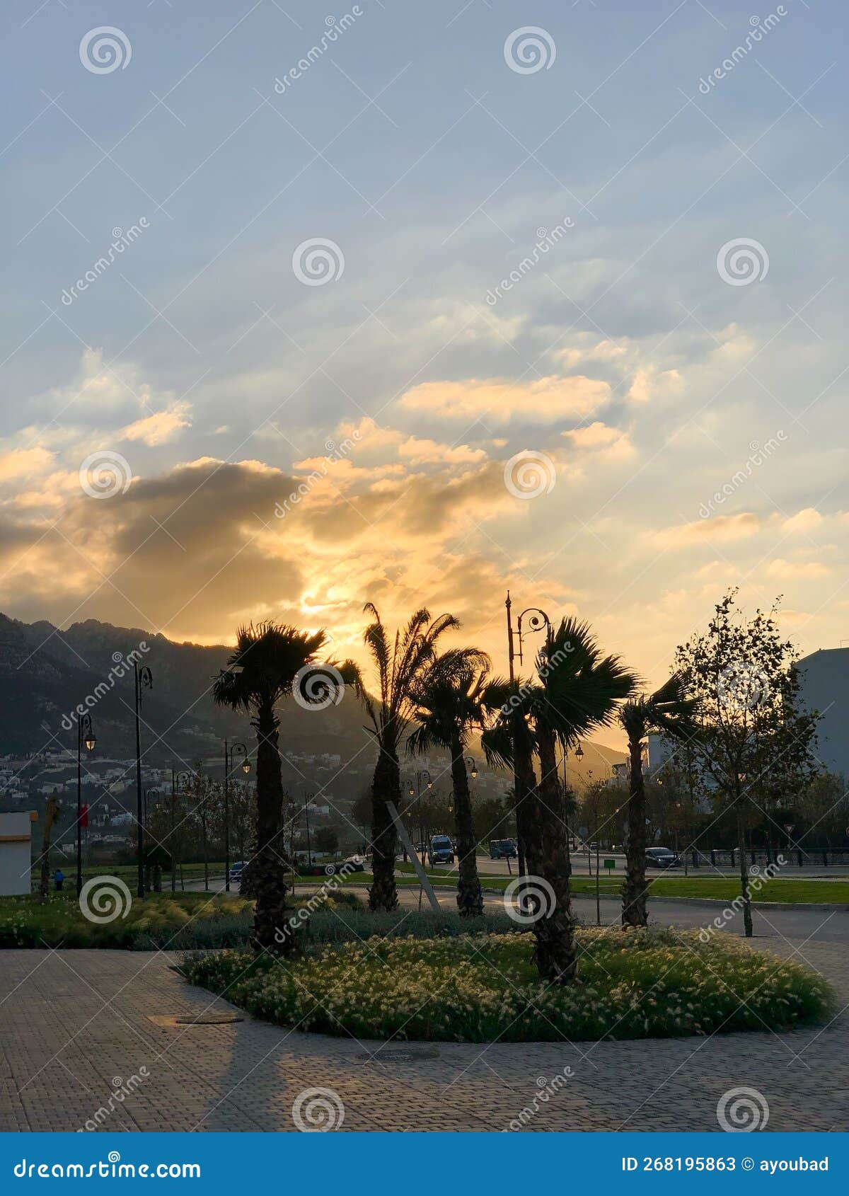 Mesmerizing Sunset Scene with Vibrant Colors Stock Image - Image of ...