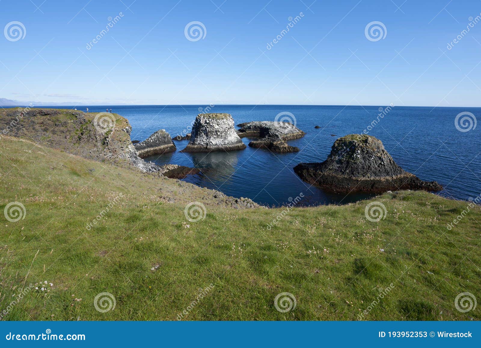 Gatklettur, Natural Arch Rock In The Cliff Of Arnarstapi, Snaefellsnes ...