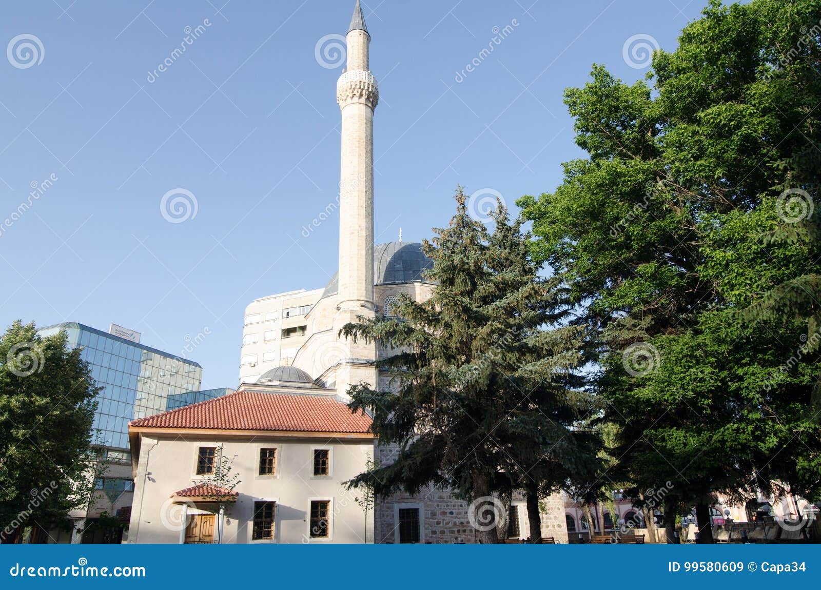 Mesquita No Centro Da Cidade De Bitola Imagem de Stock Editorial ...