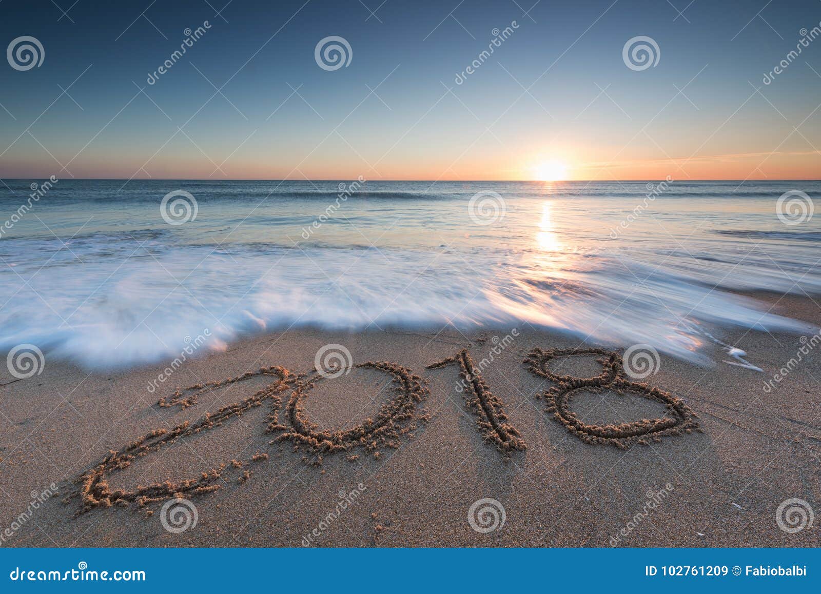 2018 Message Written in the Sand Stock Image - Image of message, beach ...