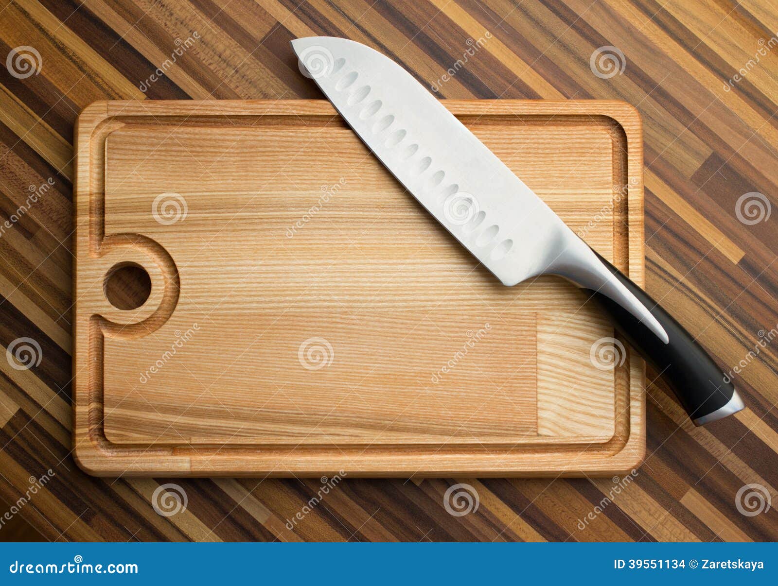 Messer und schnitzen Brett stockfoto. Bild von hartholz - 39551134