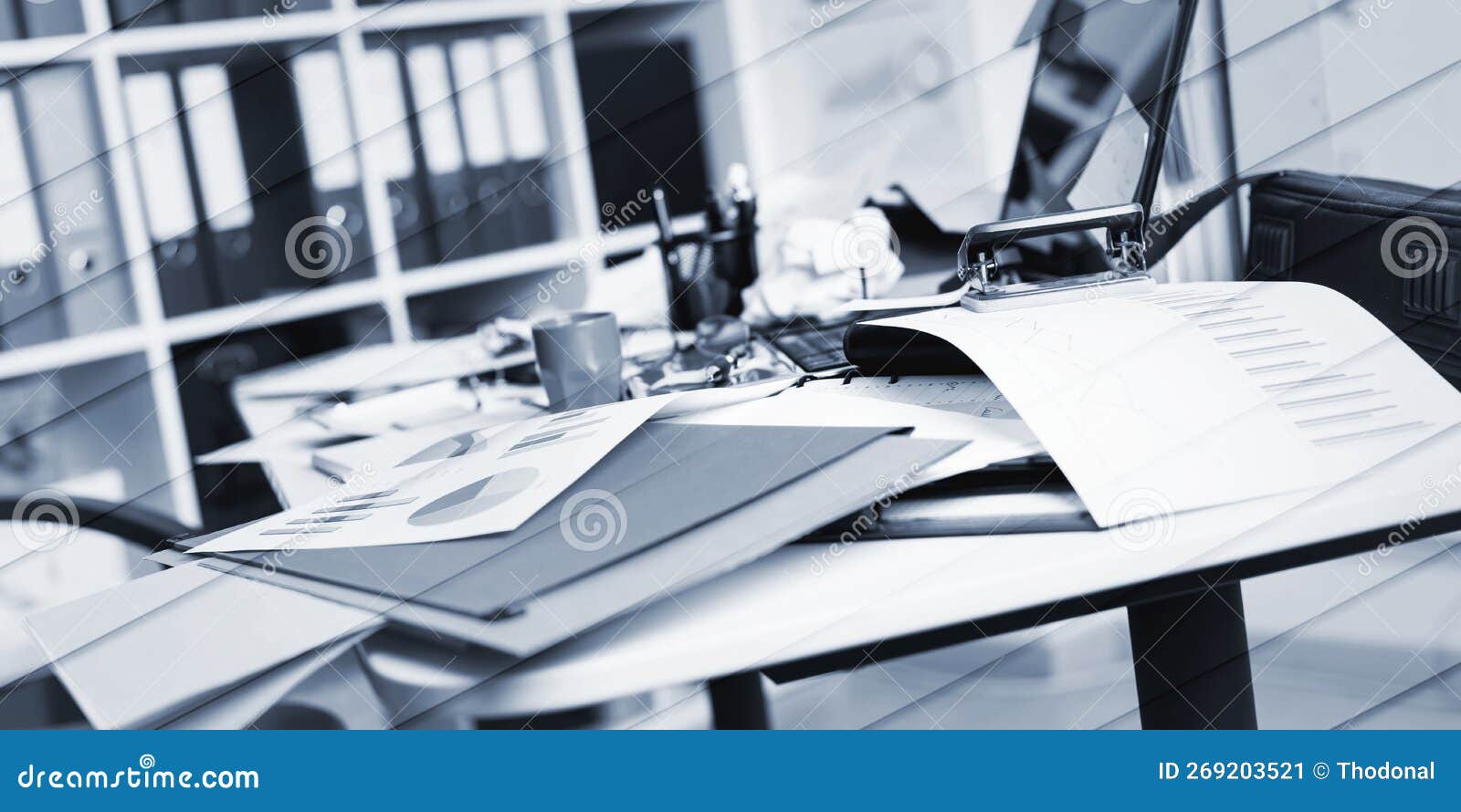 Messy and Cluttered Desk, Geometric Pattern Stock Illustration ...